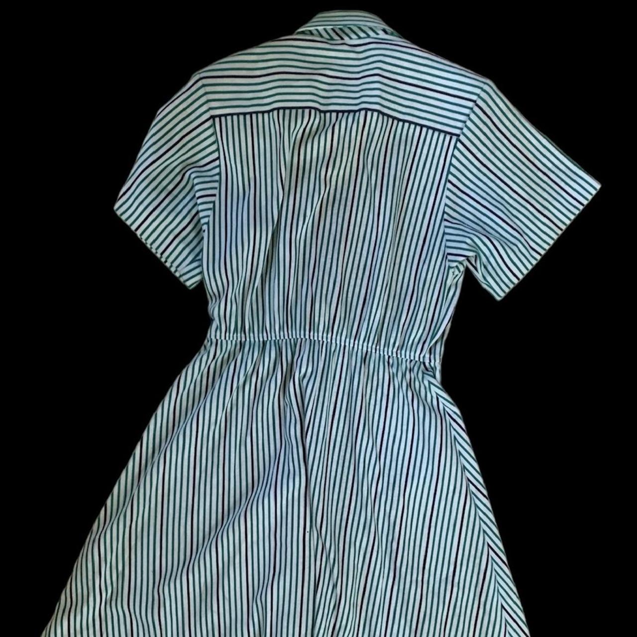 Leslie Fay Women's Navy and Green Dress | Depop