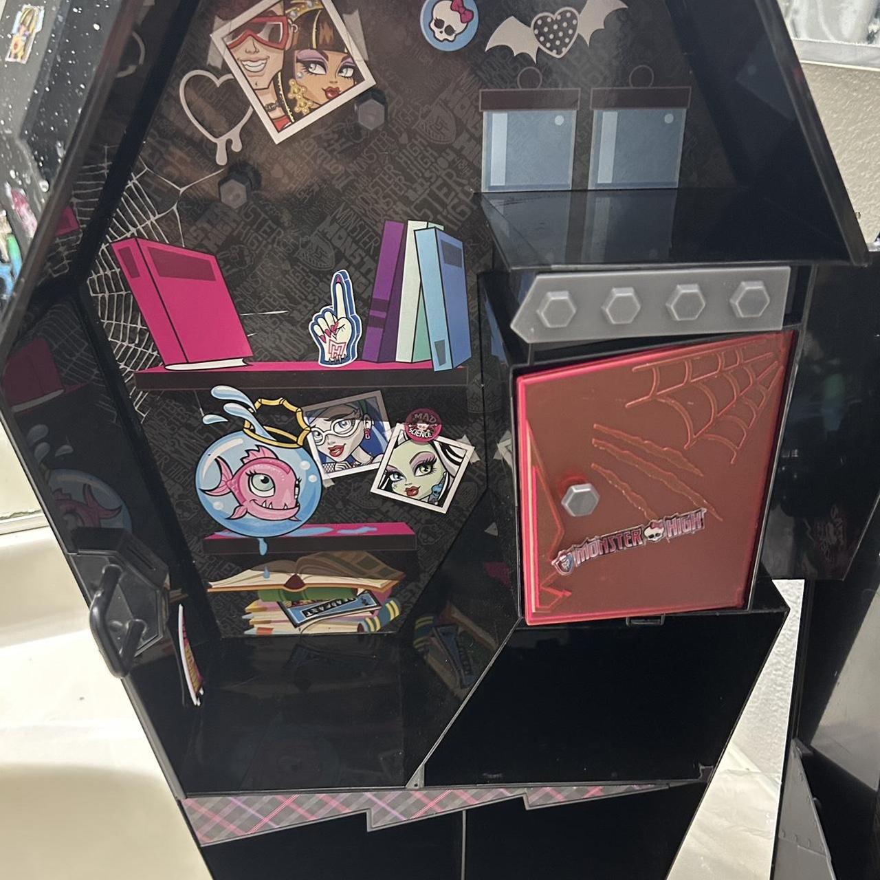 Monster High locker *collectable * in perfect... - Depop