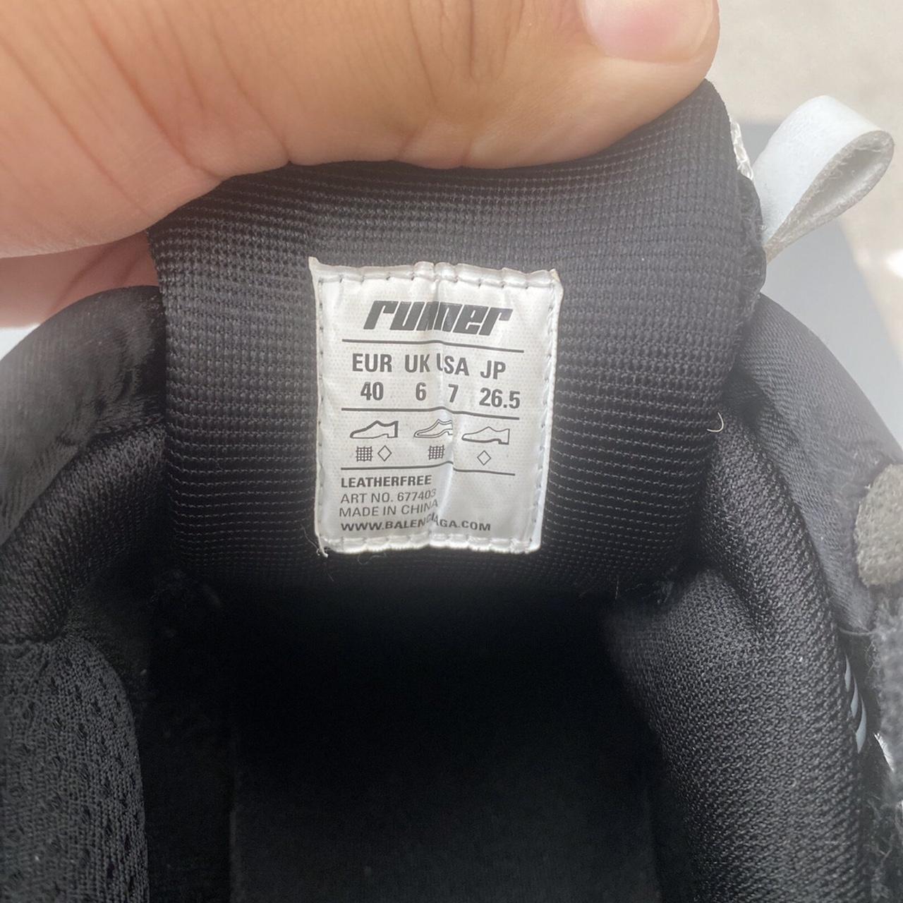 BALENCIAGA RUNNRS WHITE/BLACK FITS SIZE... - Depop