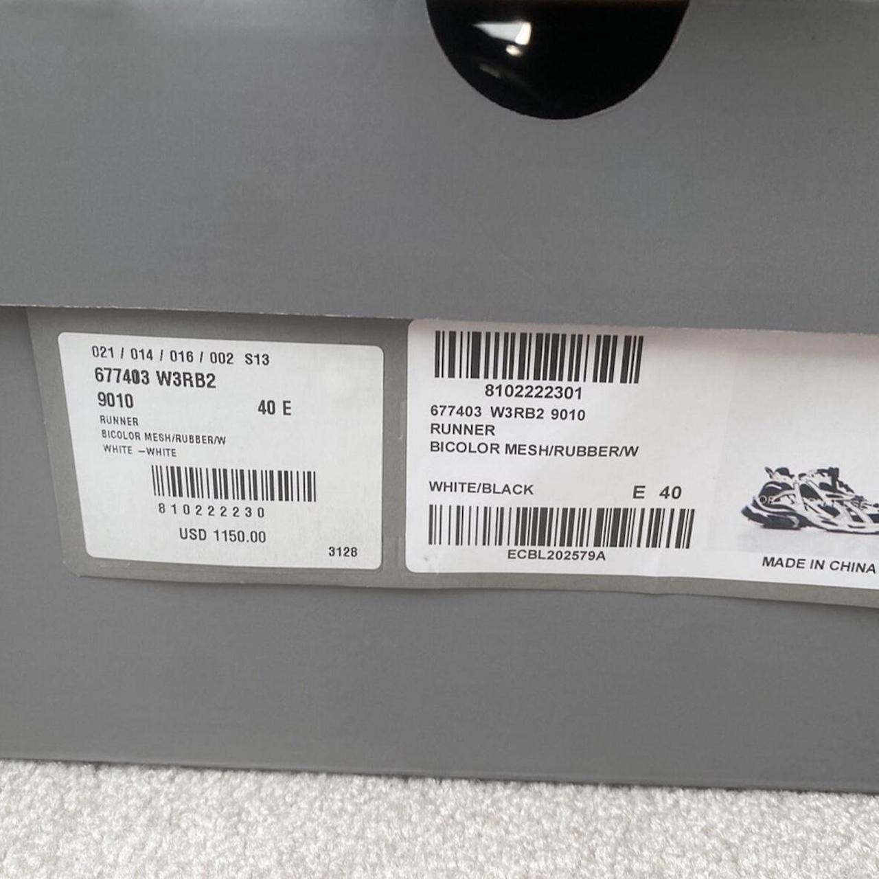 BALENCIAGA RUNNRS WHITE/BLACK FITS SIZE... - Depop