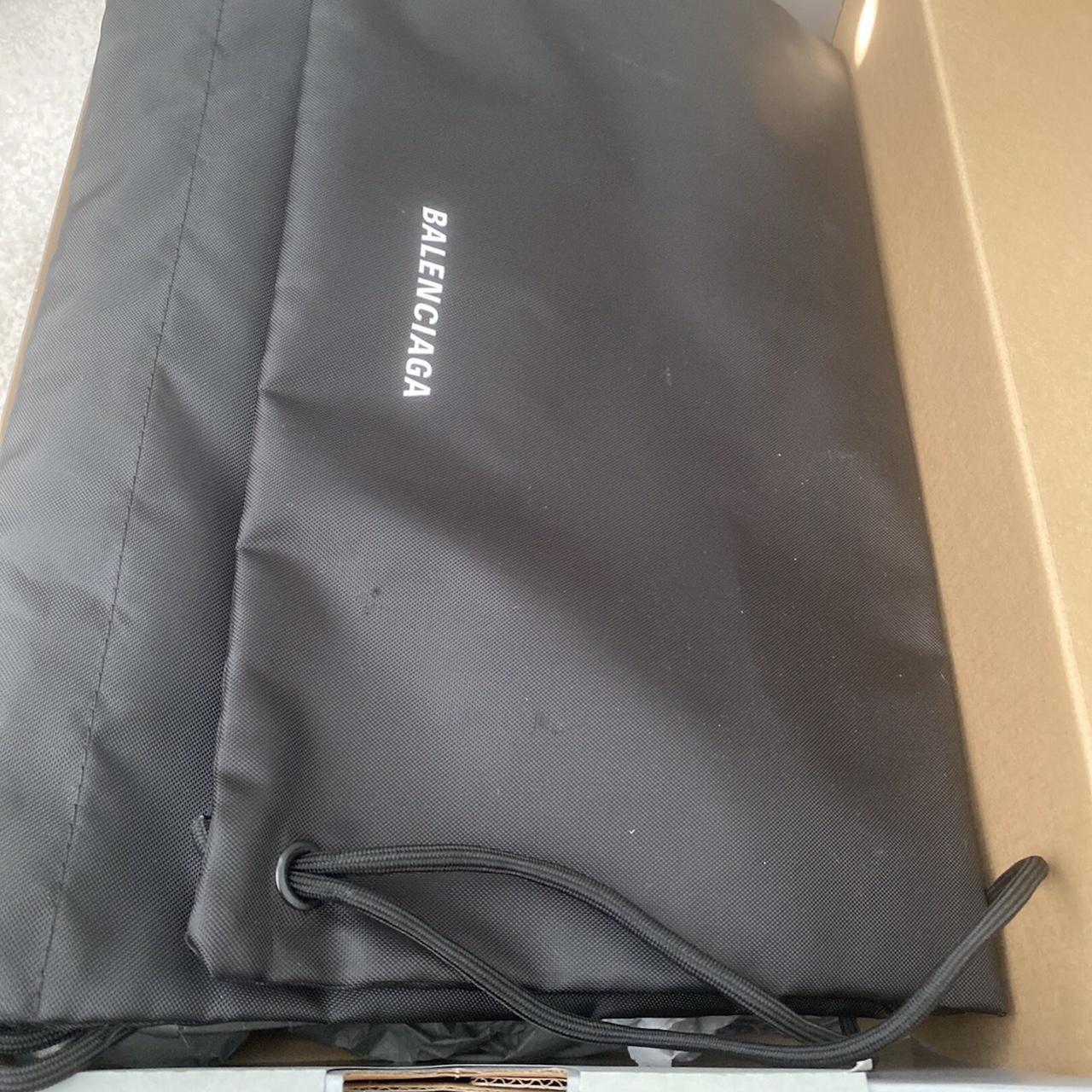 BALENCIAGA RUNNRS WHITE/BLACK FITS SIZE... - Depop