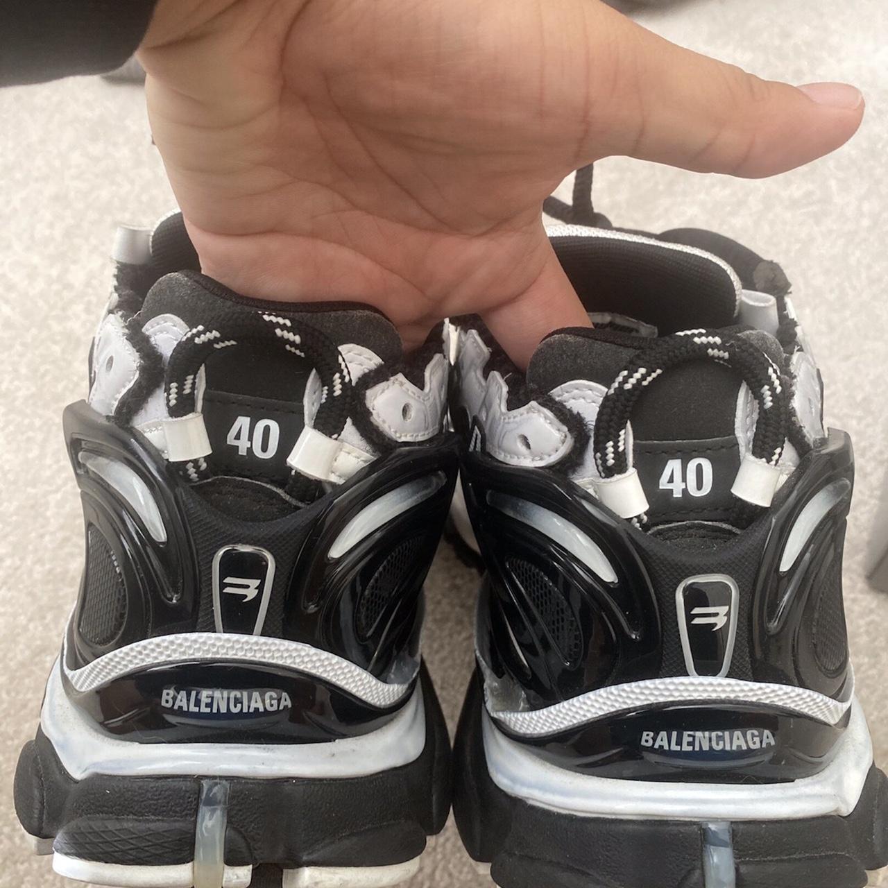 BALENCIAGA RUNNRS WHITE/BLACK FITS SIZE... - Depop