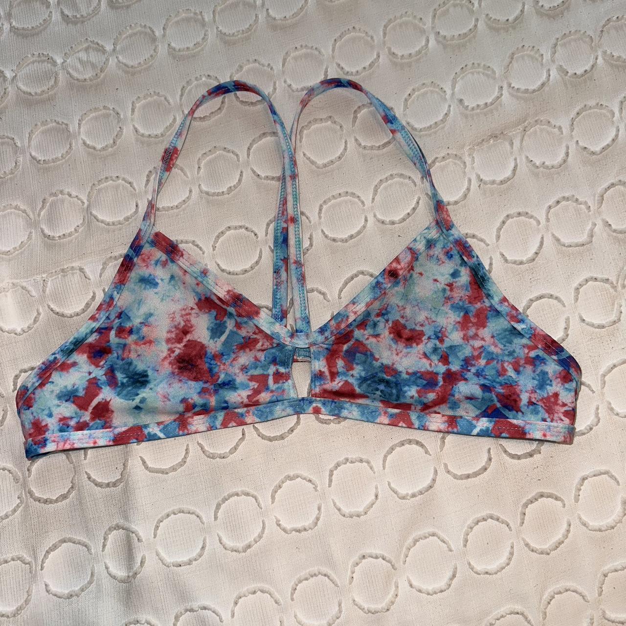 Jolyn Bennett top - Depop