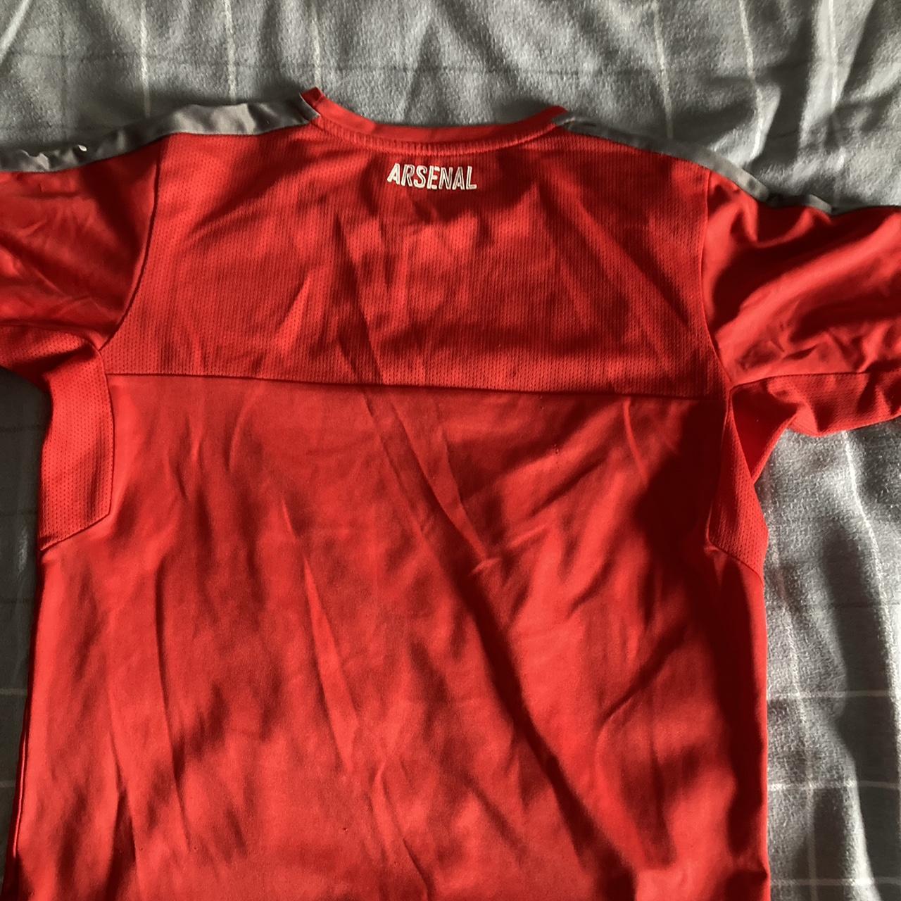Arsenal training top Good condition Kids medium... - Depop