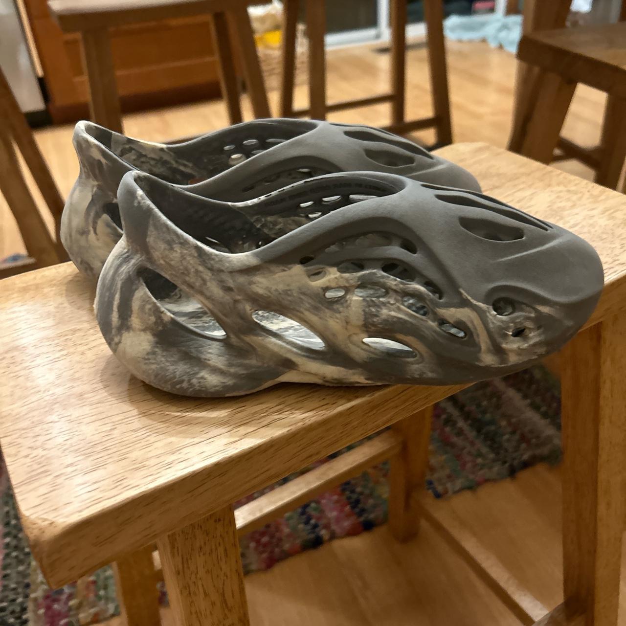 Foam runner beat bottom no box - Depop