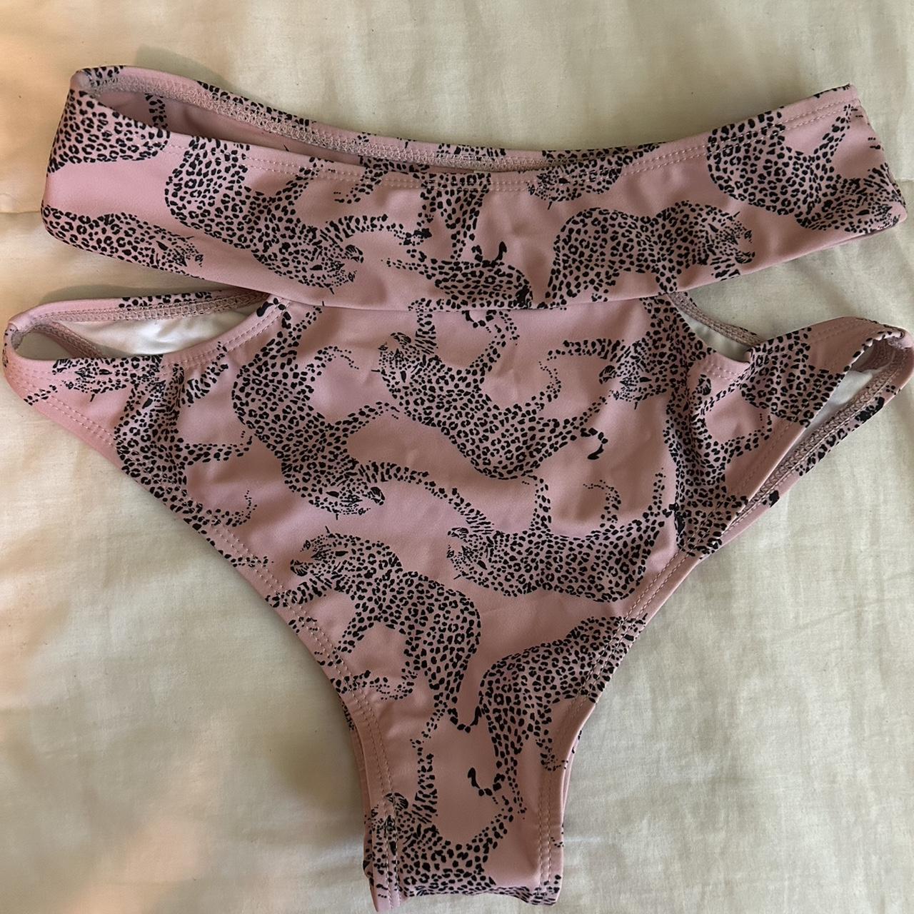 size small bathing suit bottoms no flaws - Depop