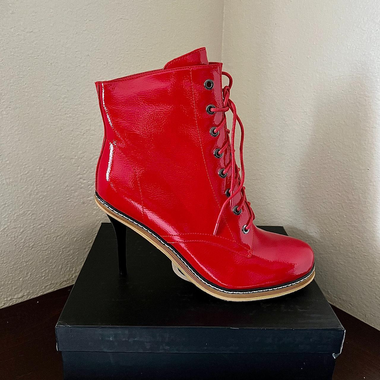 Women's Black and Red Boots | Depop