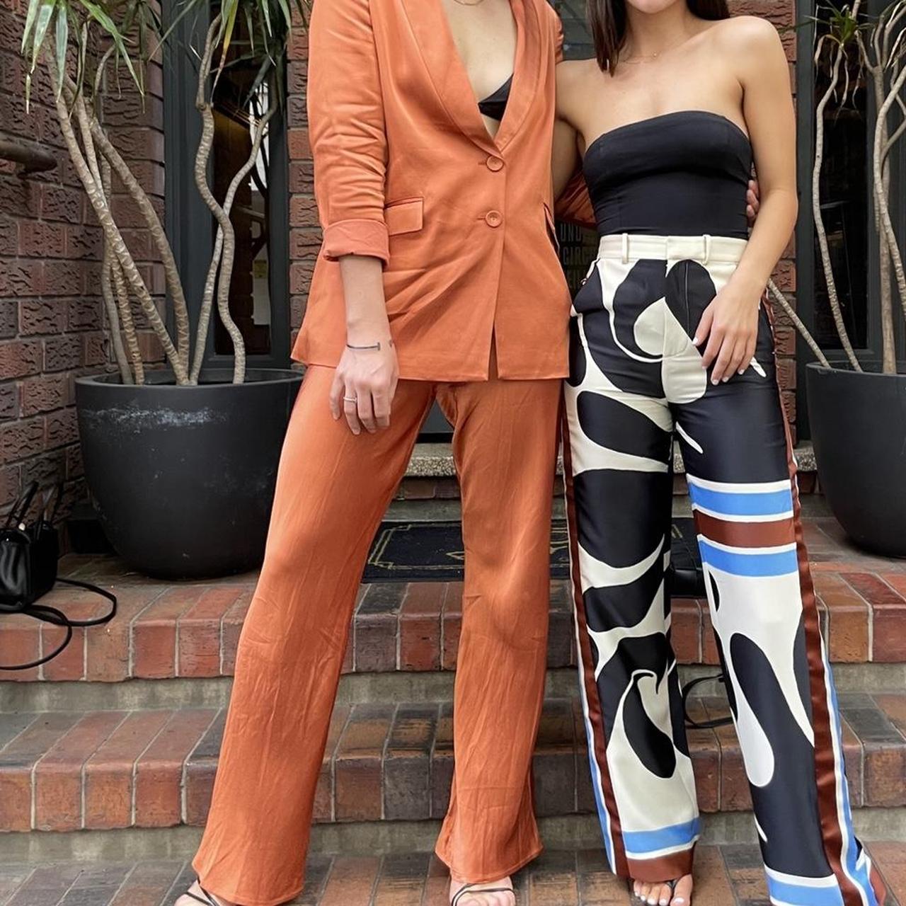 Dissh set both size 10/medium true to size small... - Depop