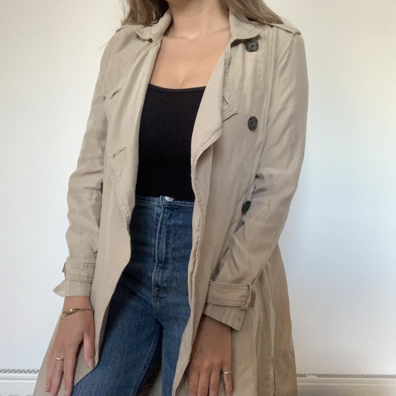 Cream draped trench coat from Abercrombie & Fitch in... - Depop