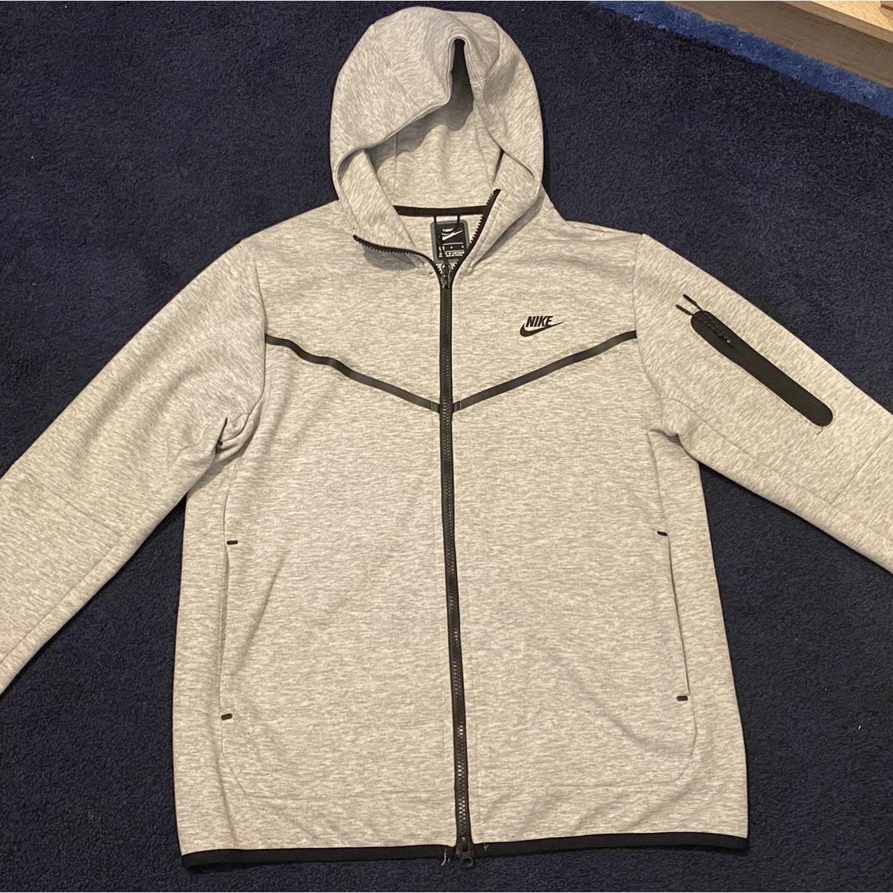 Full Grey nike tech fleece small - Depop