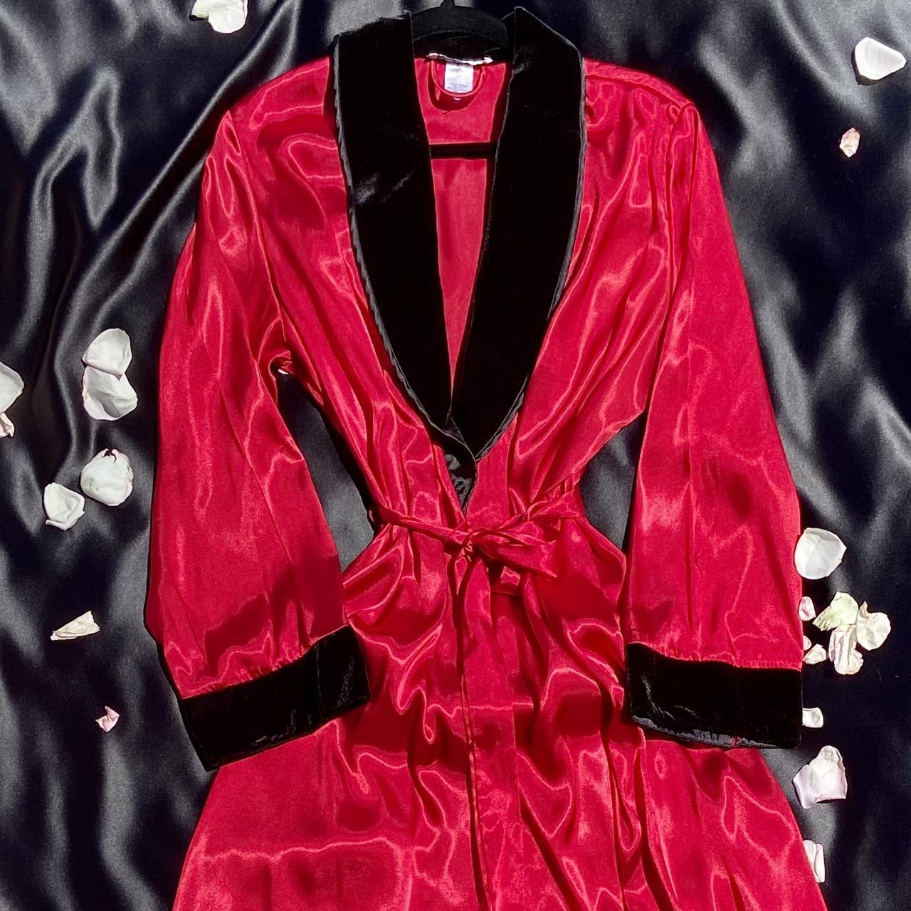LINNEA DONATELLA FULL LENGTH RED SATIN ROBE W BLACK... - Depop