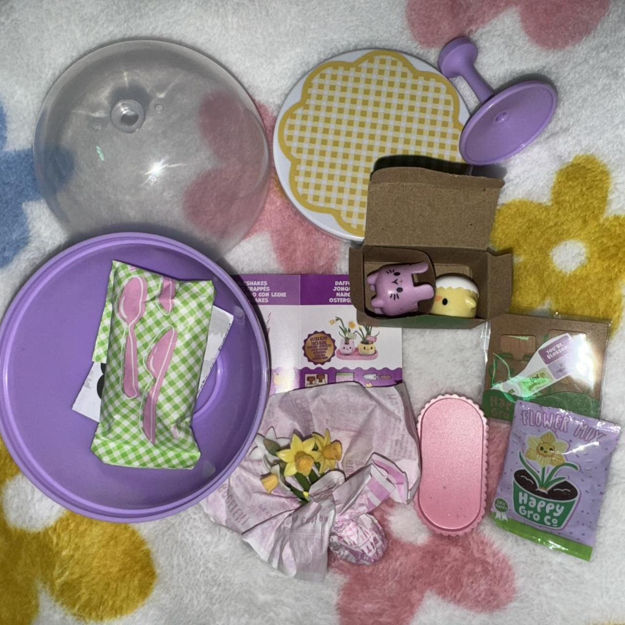 miniverse make it mini spring ultra rare daffodils 🌼... | Depop