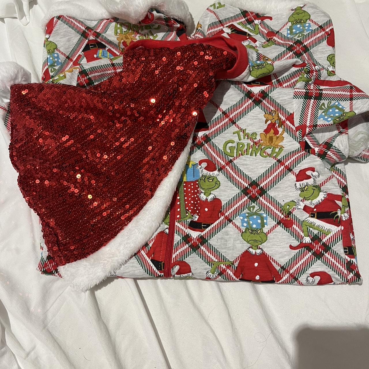 peter alexander grinch onesie jr 14 but would fit... - Depop
