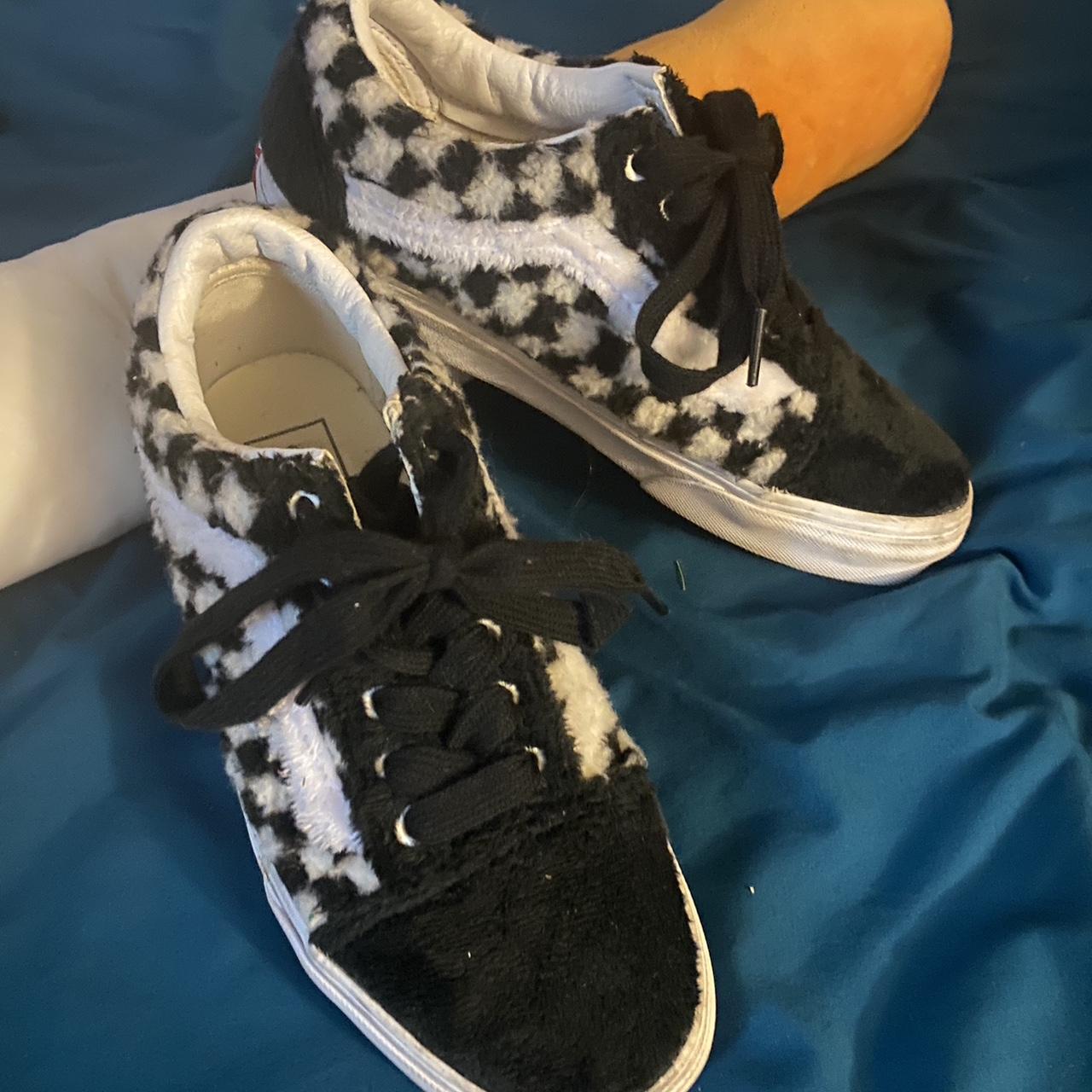 Fluffy checkered vans barely worn size 7 - Depop