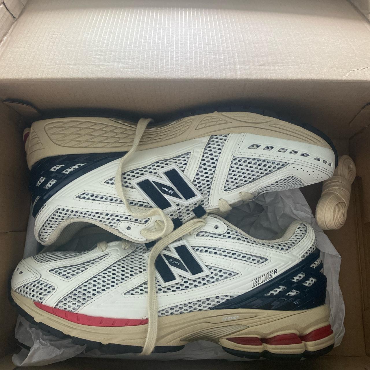 New Balance Men's Cream and White Trainers | Depop