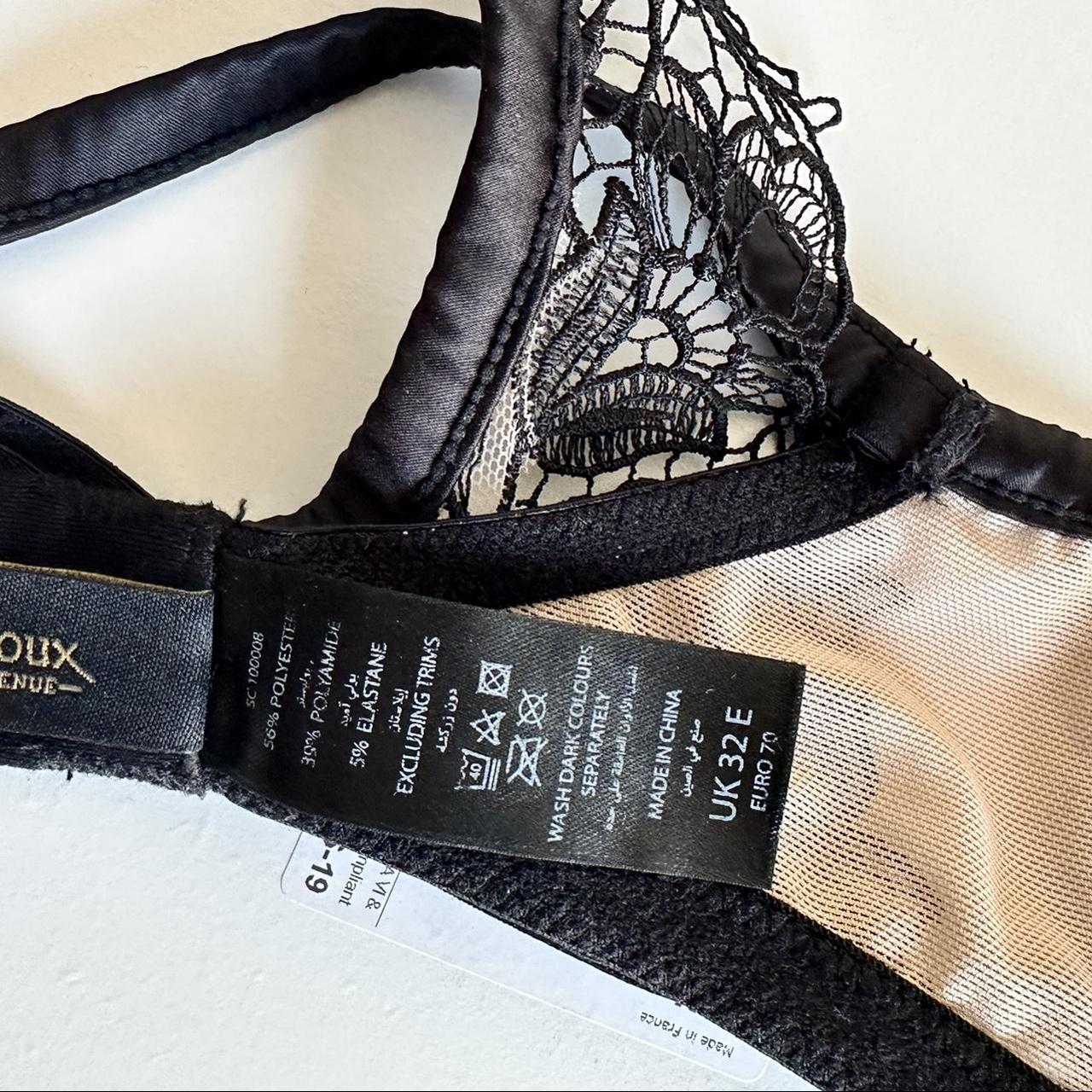 Boux Avenue bra Doesn’t fit me Cross at back - Depop