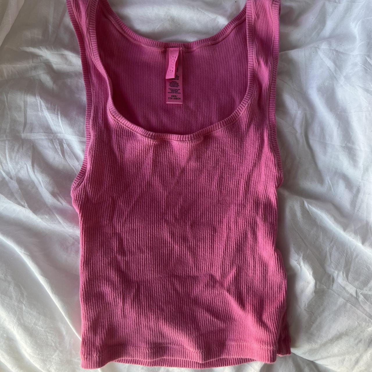 Skims pink lounge tank top XXS I’ve worn it once,... - Depop