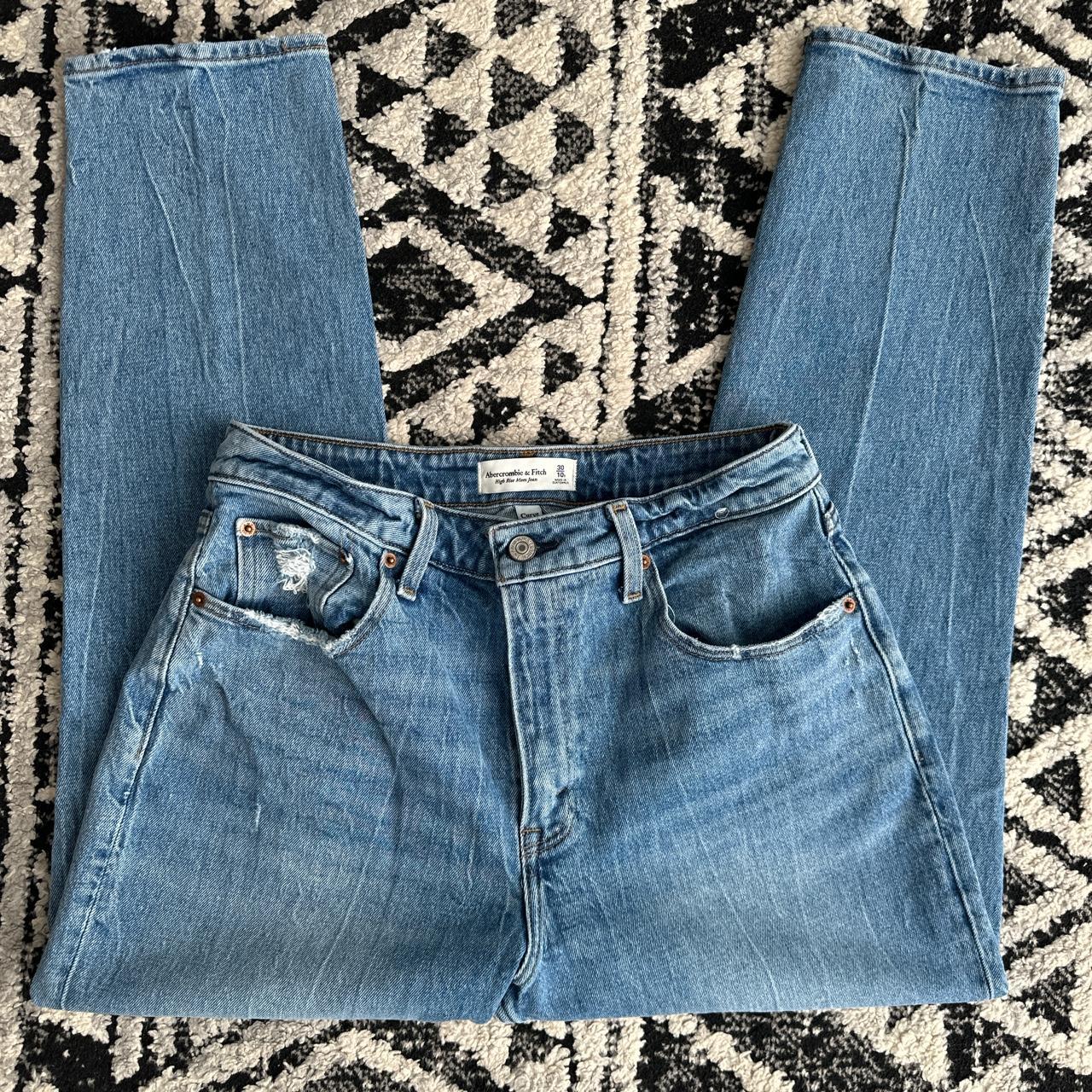 Abercrombie & Fitch | High Rise Mom Jean | Curve... - Depop
