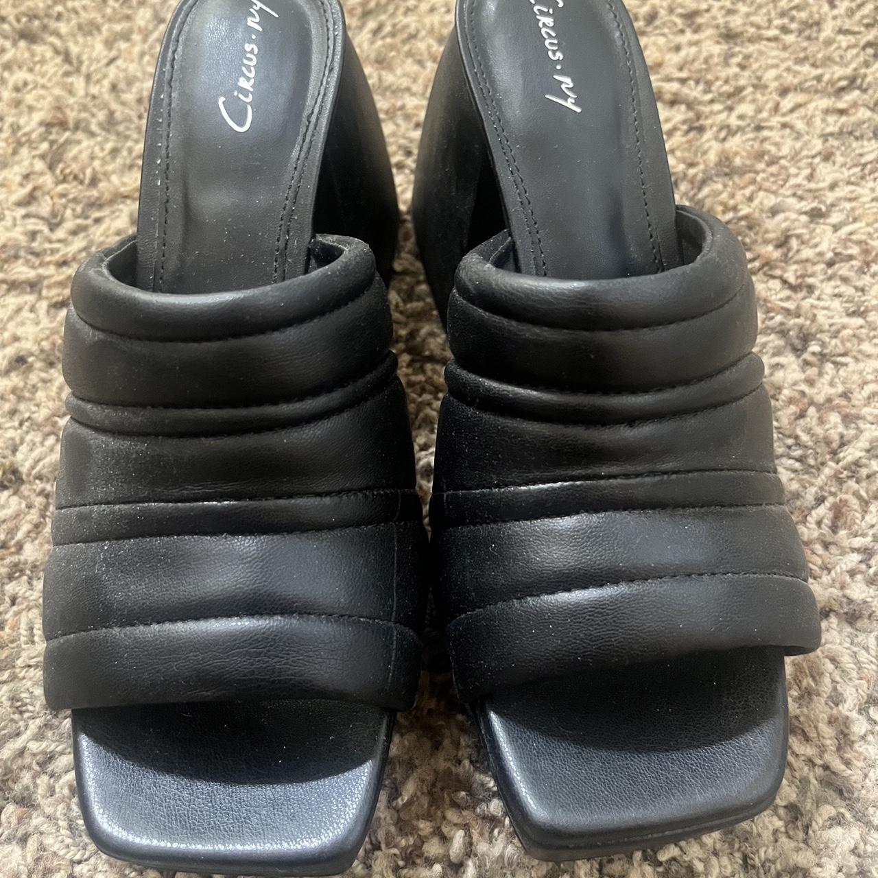 Circus NY Women's Black Courts | Depop