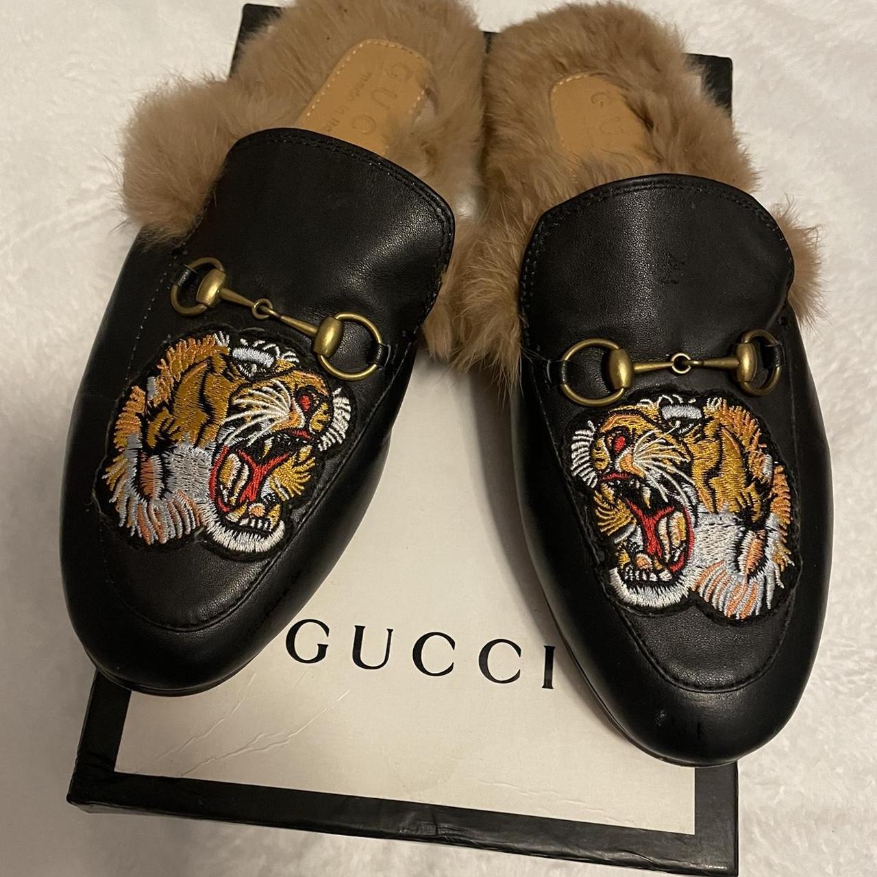 Gucci Women's Black and Tan Slides | Depop