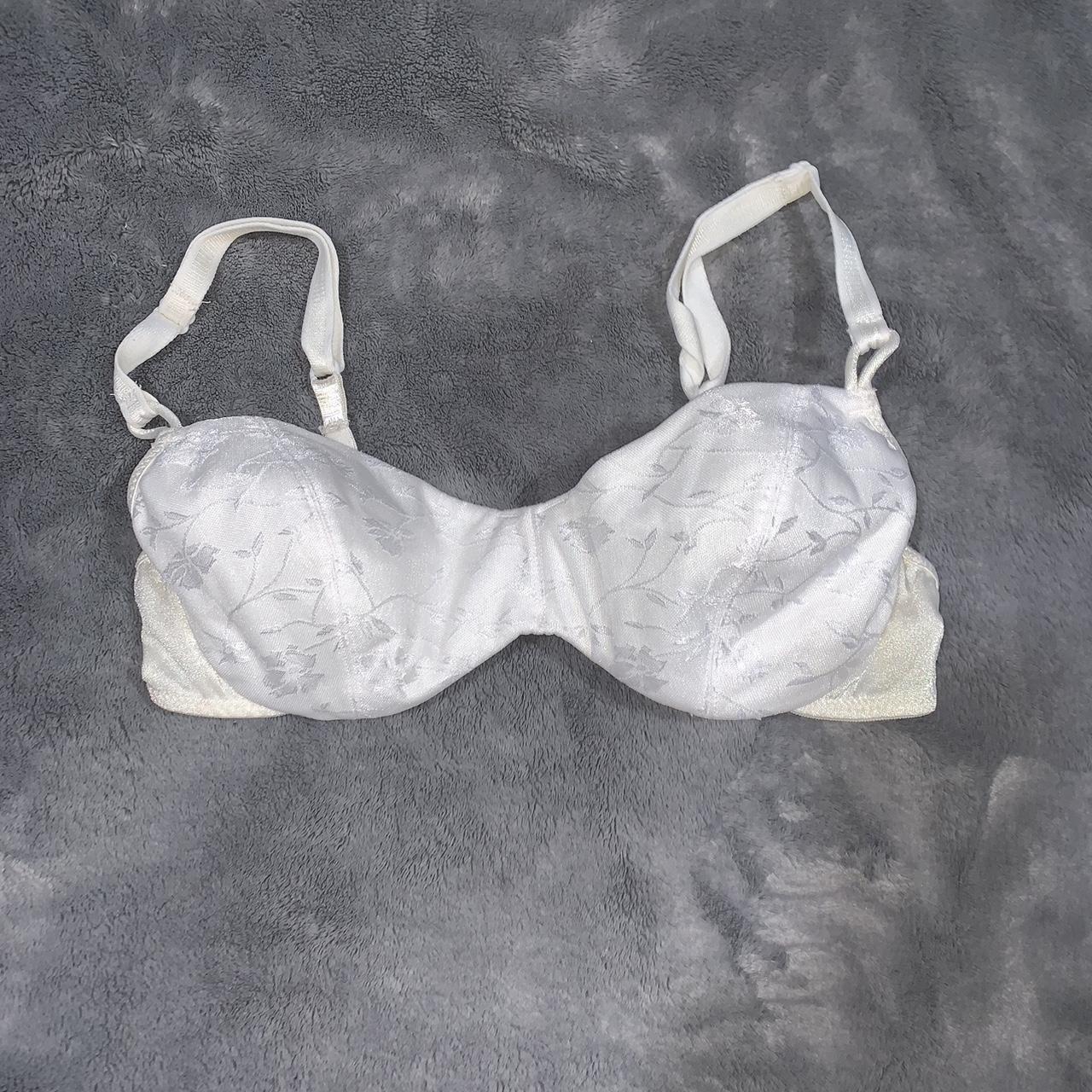 white vintage 34 C bra with flower detail no paypal!! - Depop