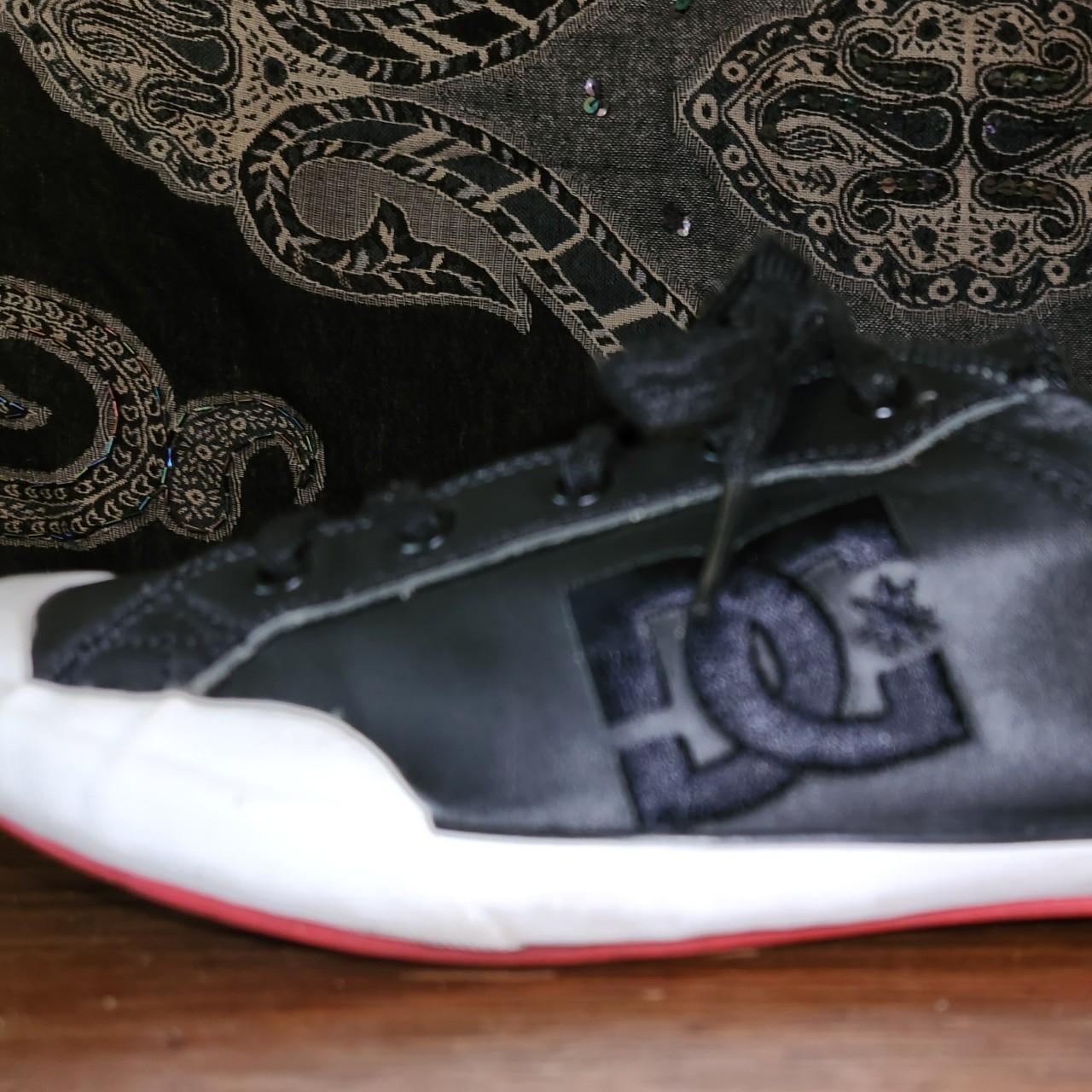 DC SHOES VINTAGE EARLY 2000S LOW PROFILE PREMIUM... - Depop