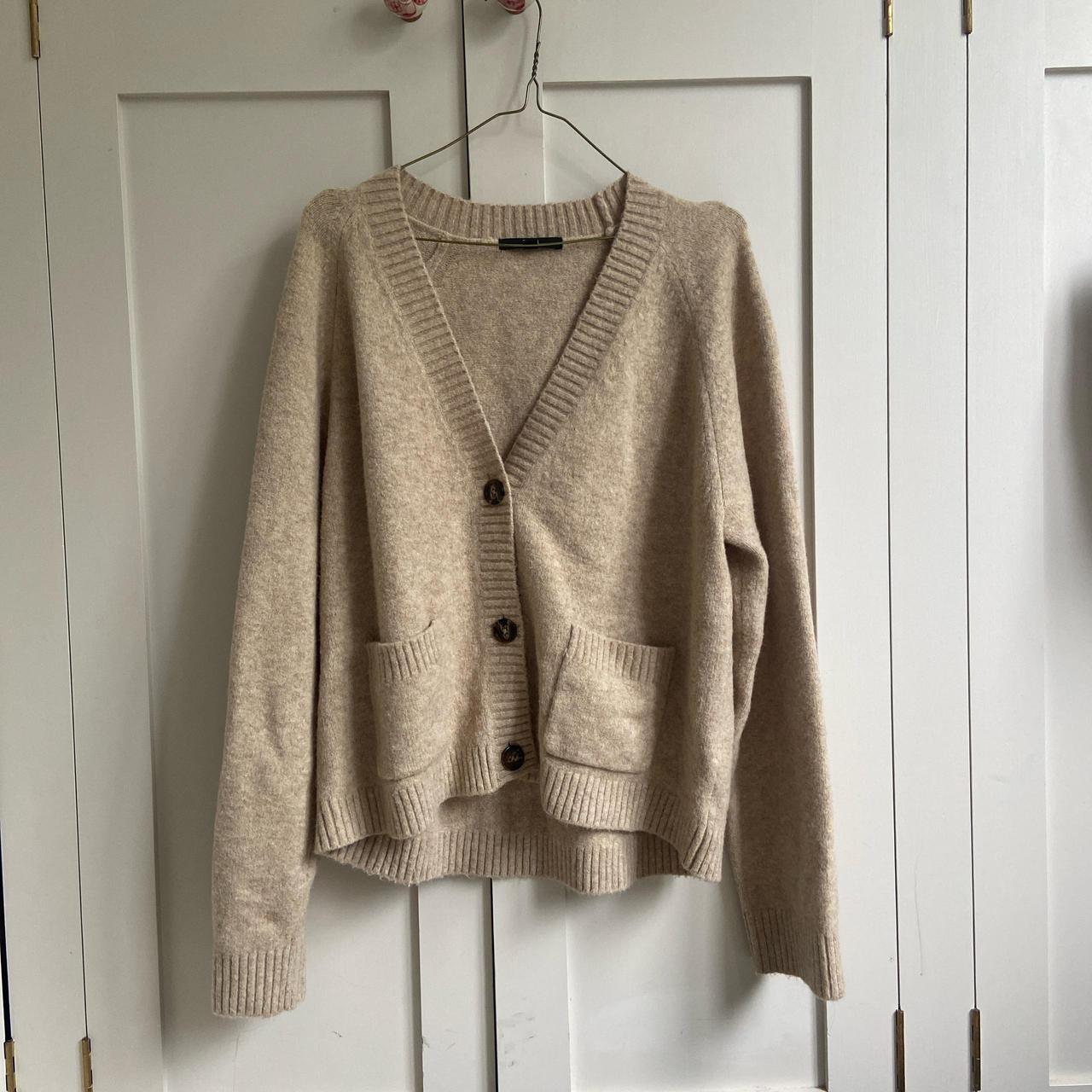 Stylish beige cardigan. - Depop