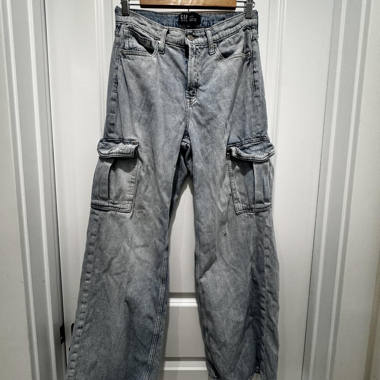 Gap cargo jeans - Depop