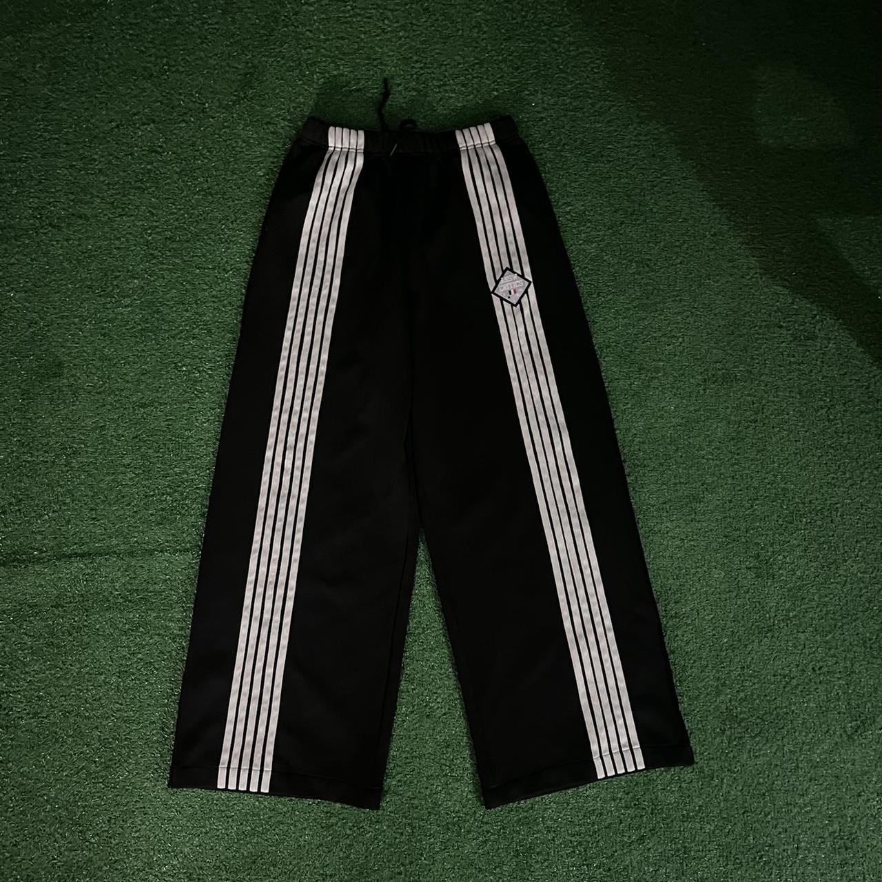 ANSW Sweats Allure County, Size L, Oversized... - Depop