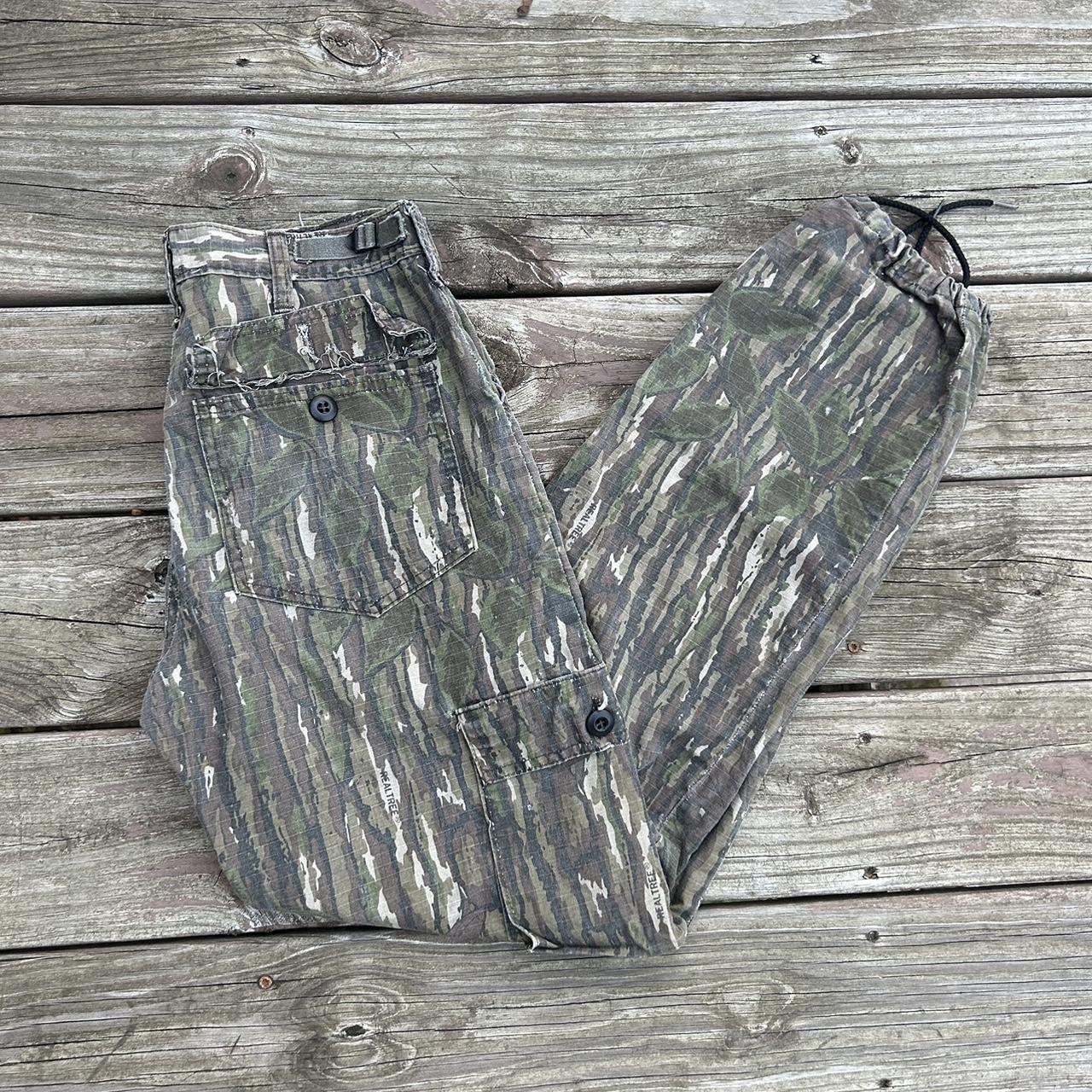 REAL TREE CAMO PANTS FIT A SIZE 4 - Depop