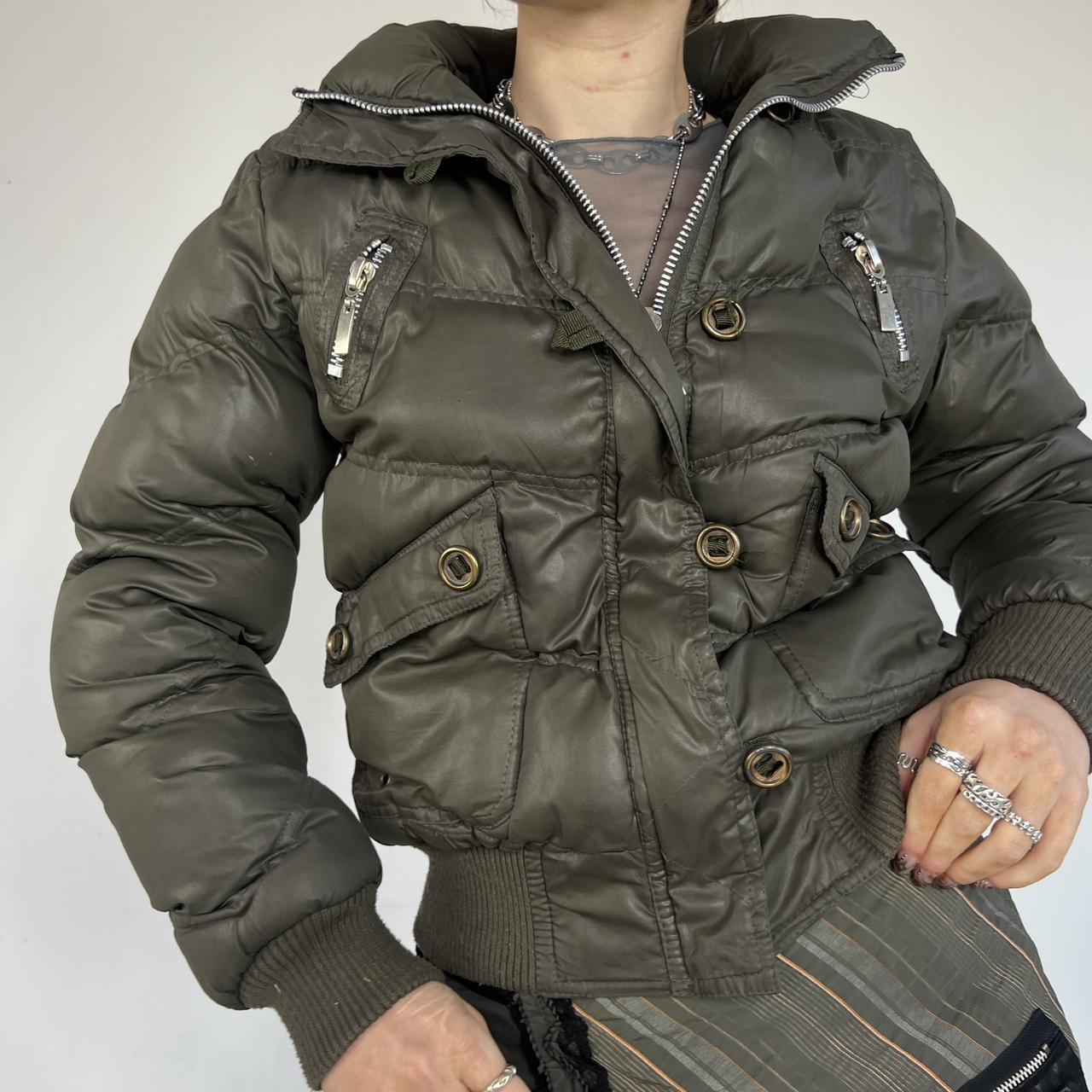 Vintage y2k puffer zip up jacket has a rip in... - Depop