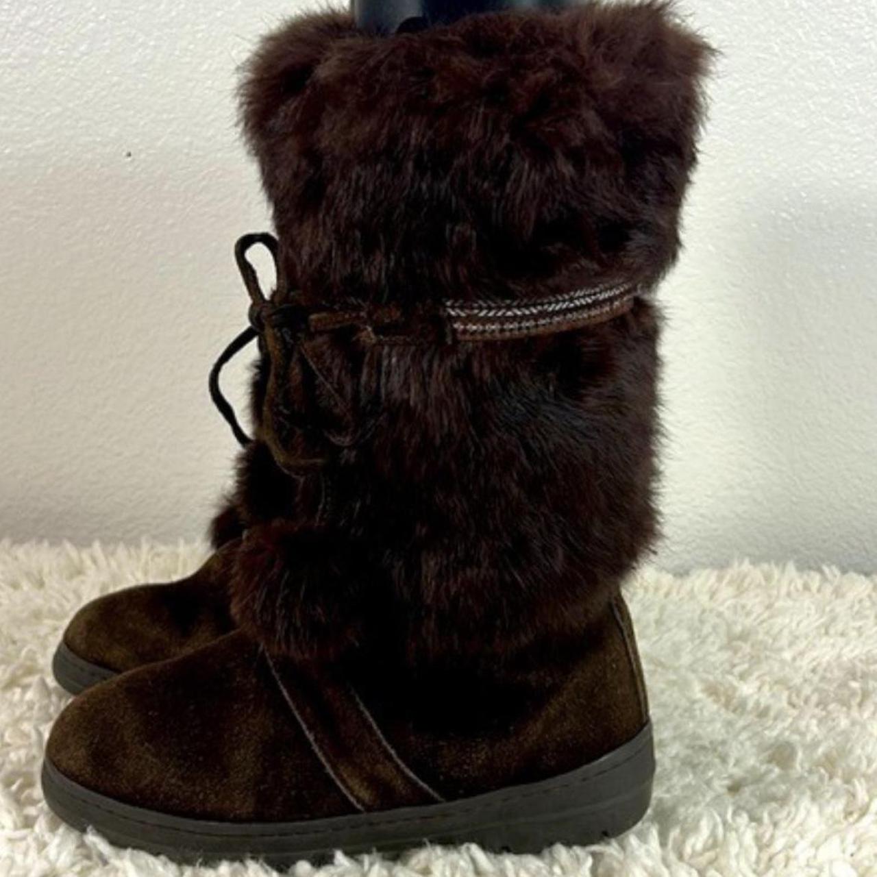 Minnetonka Suede Rabbit Fur Boots Size 7 In good... - Depop