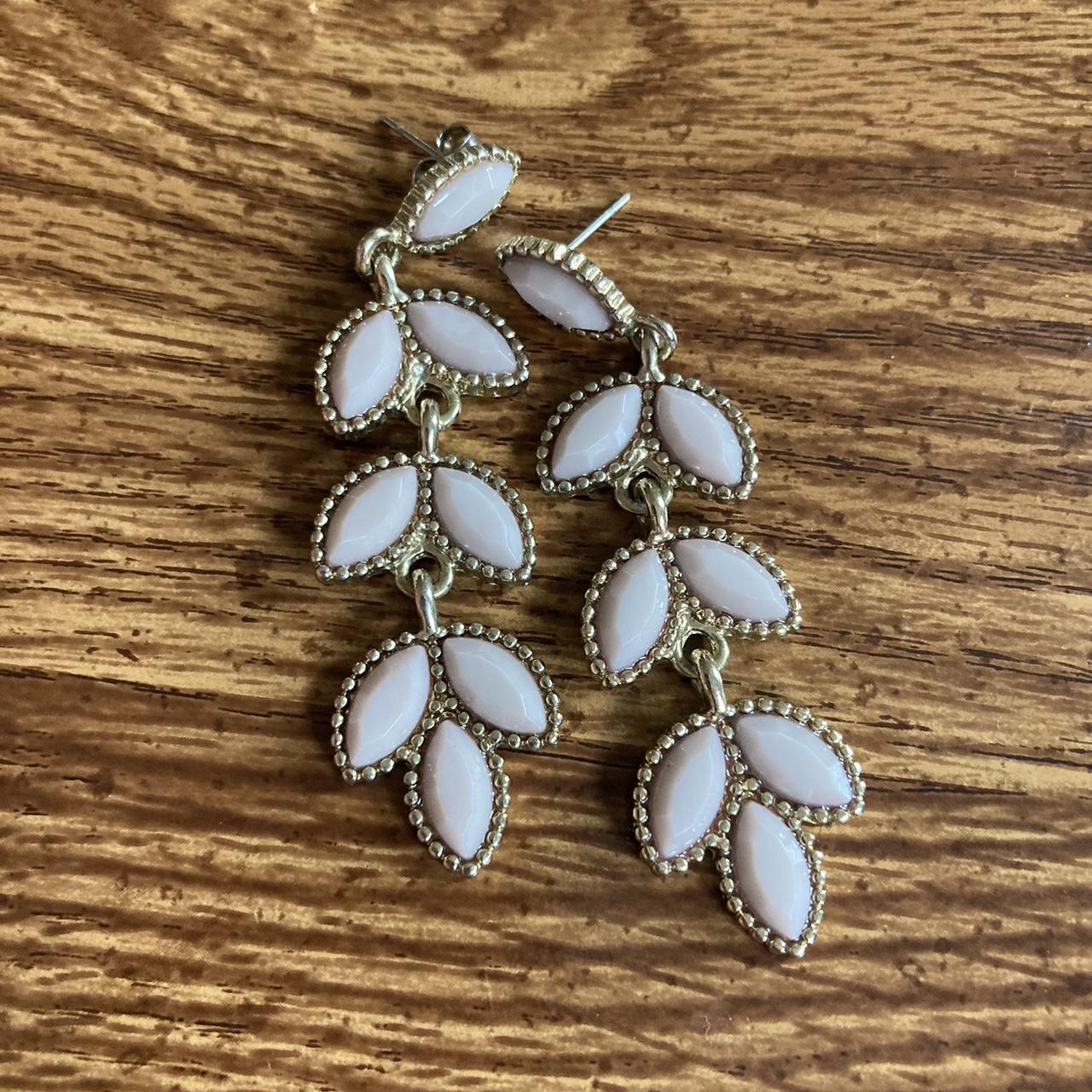 Pale pink dangle earrings - Depop