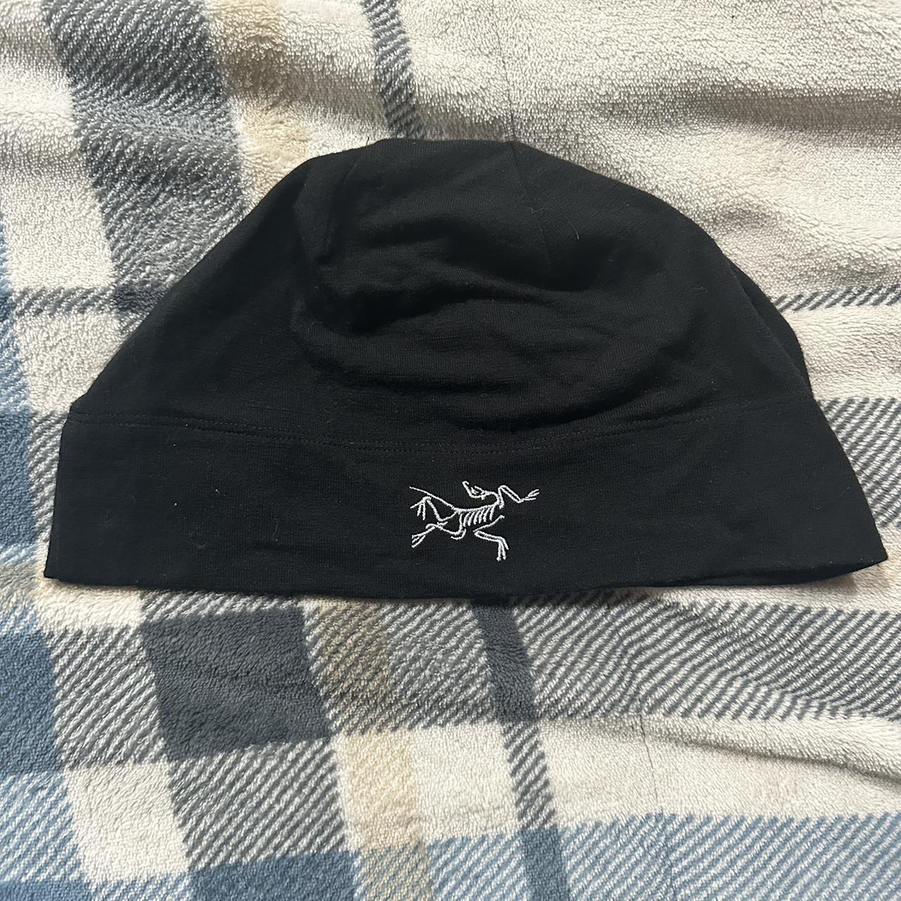 arc’teryx leaf skullie/toque black lightly used - Depop