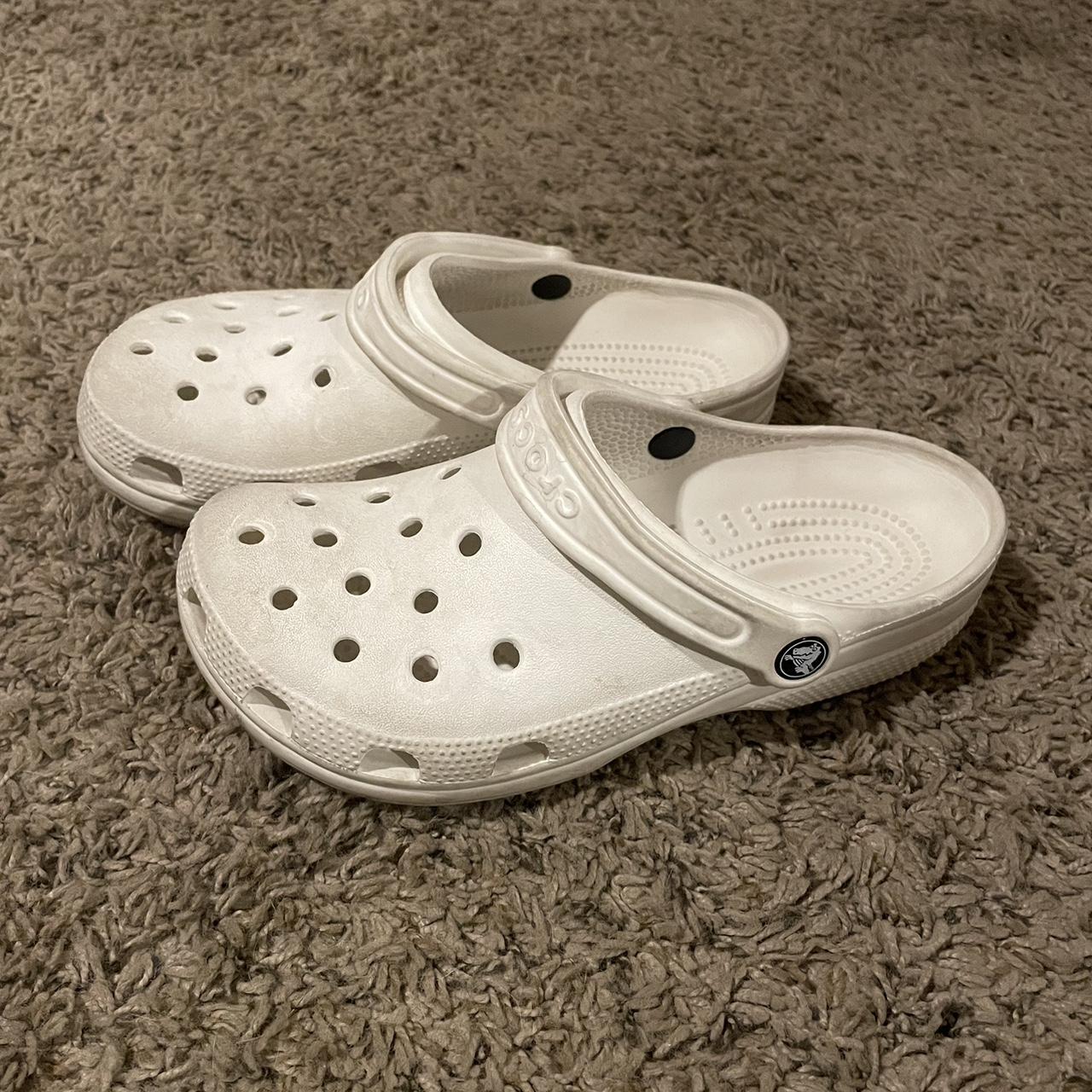 white crocs women’s 7! definitely worn but in good... - Depop