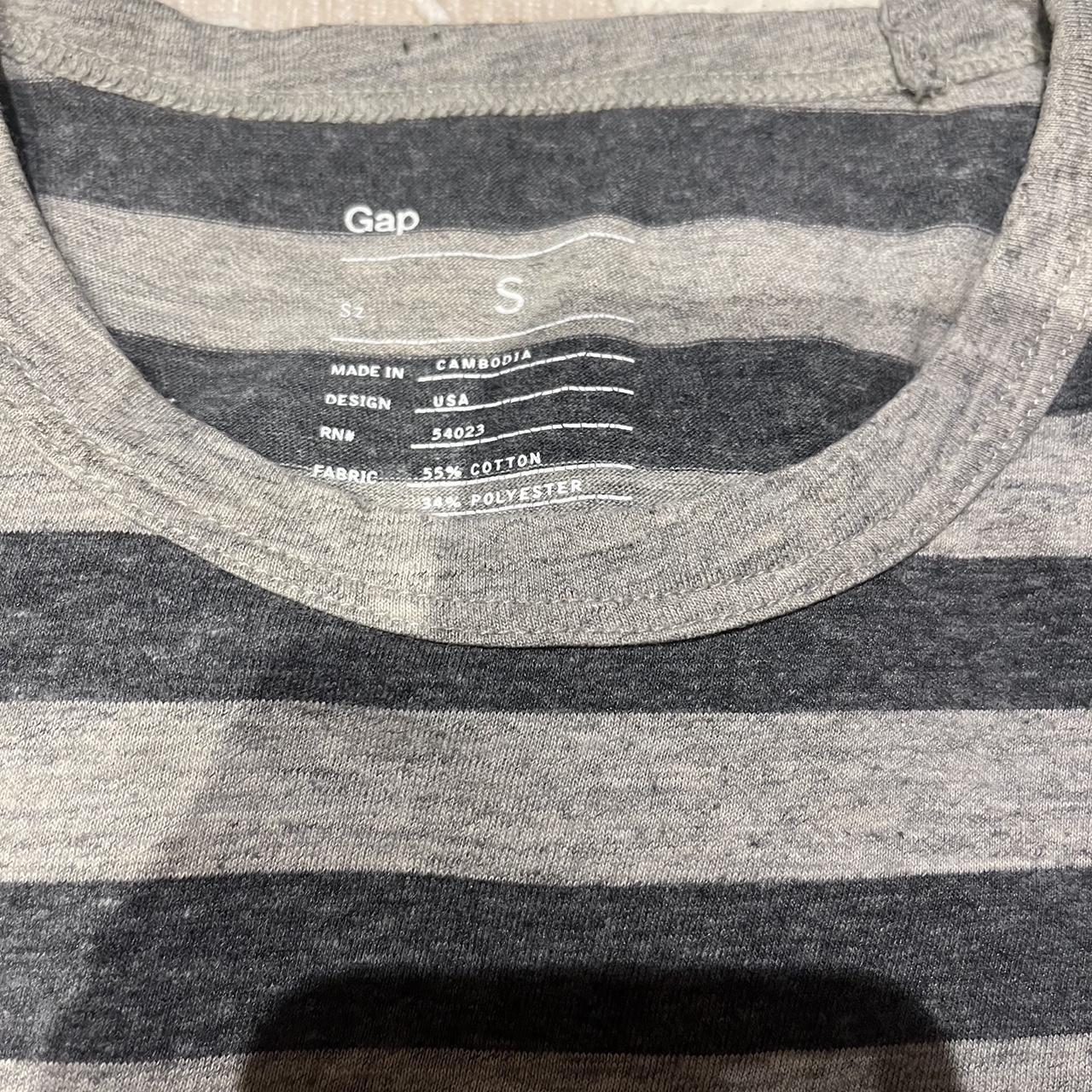 Gap T-Shirt Grey And Dark Grey Color #gap #gapshirts... - Depop