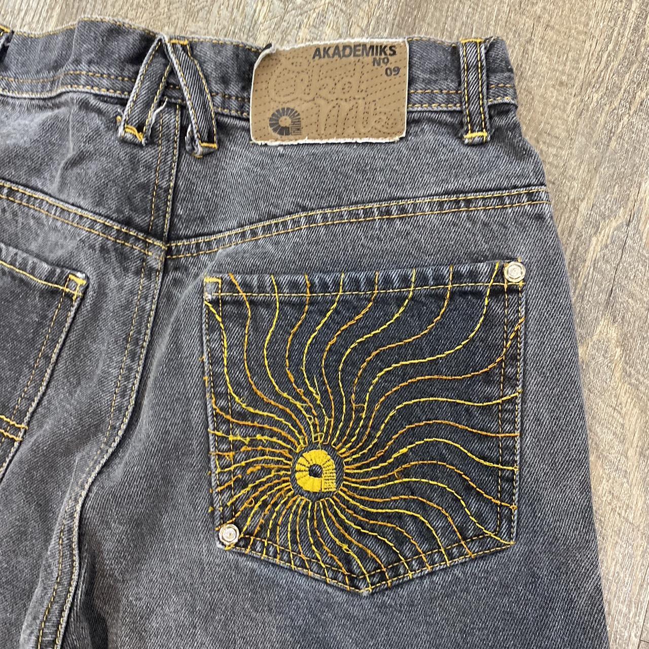 Y2K Kids Akademiks shorts sz 12 - Depop