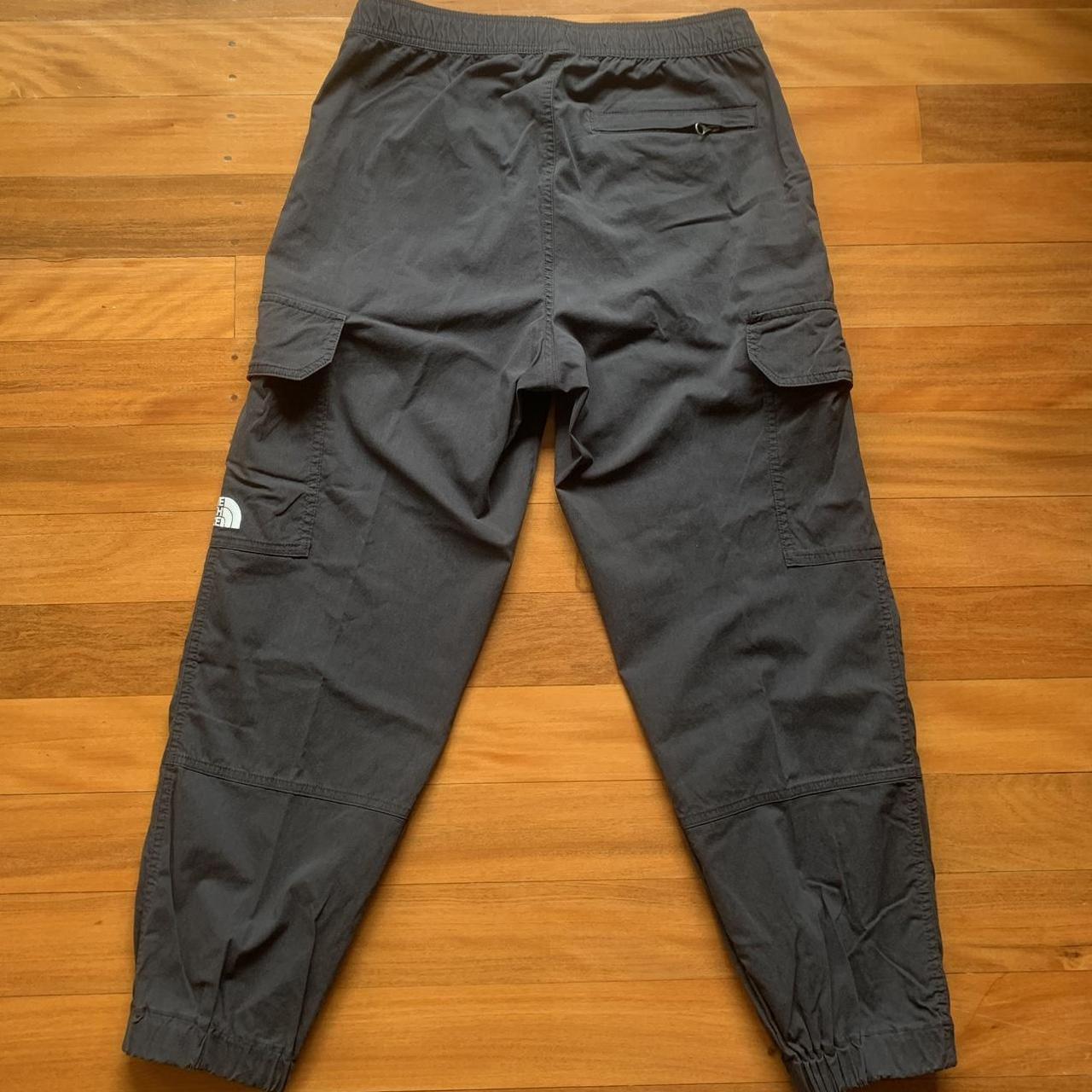 The North Face cargo pants Size Medium Black - Depop