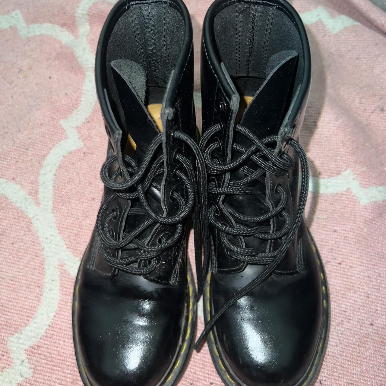 women’s 6 doc marten boots, literally worn maybe 5... - Depop