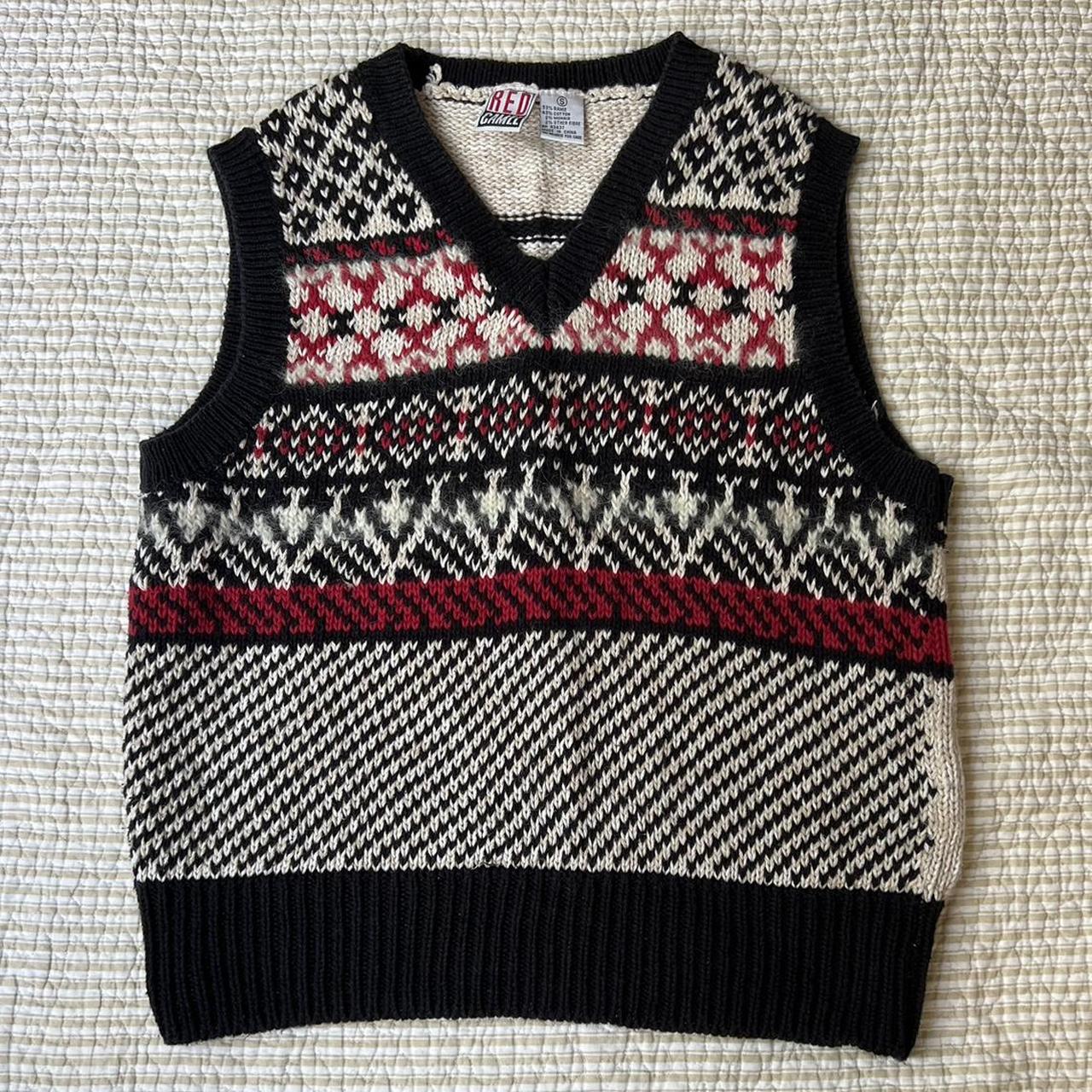 Cool patterned sweater vest!! - Depop