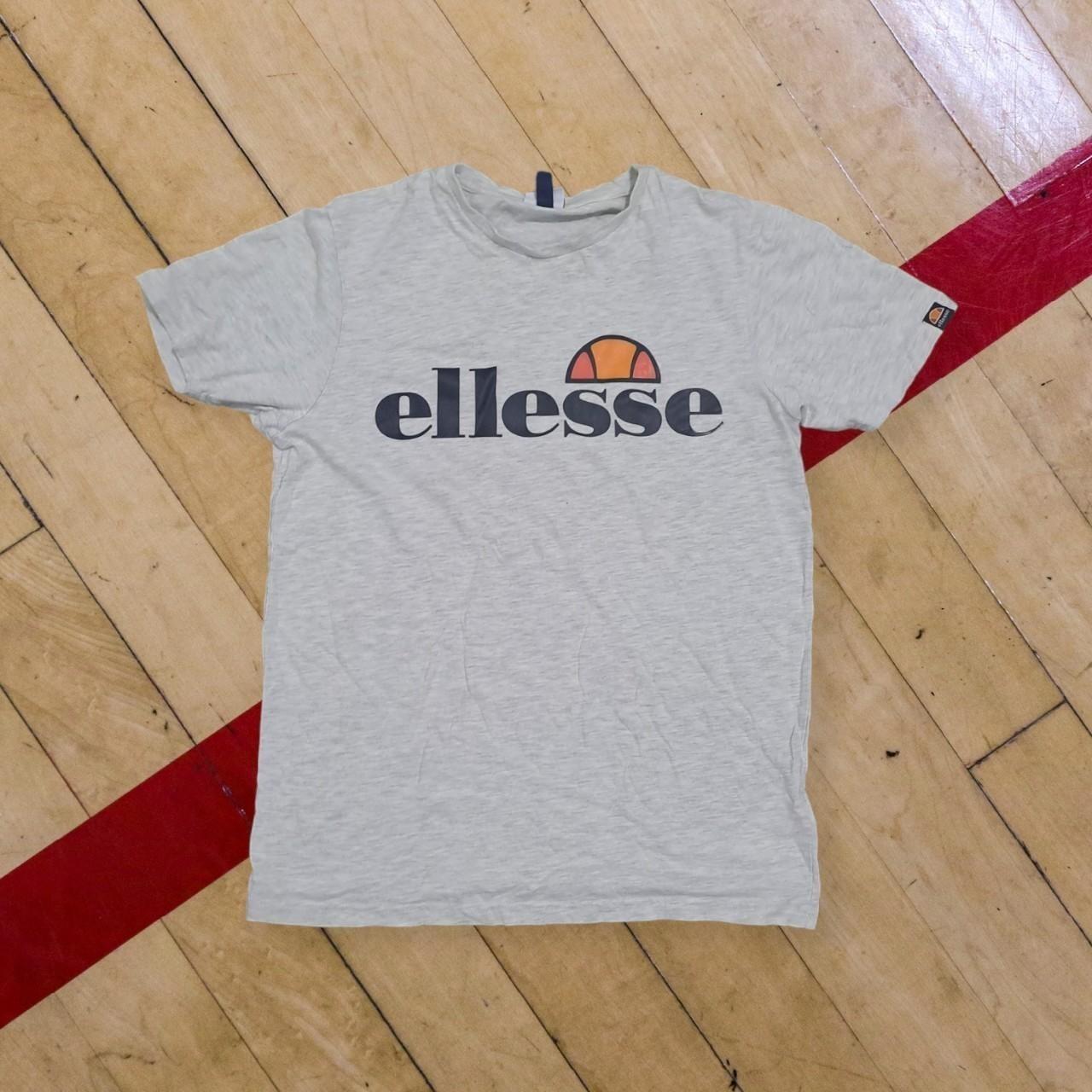 Ellese marbled white shirt perfect for the... - Depop