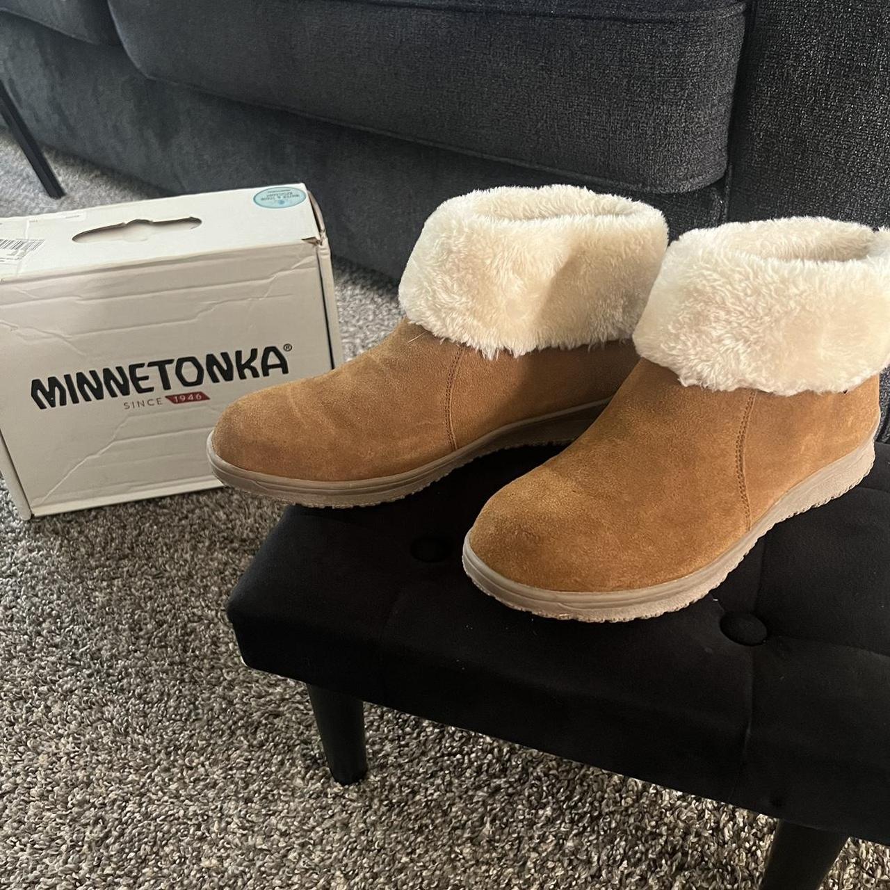 Minnetonka Leather Ankle Boot with Fur Trim Size... - Depop