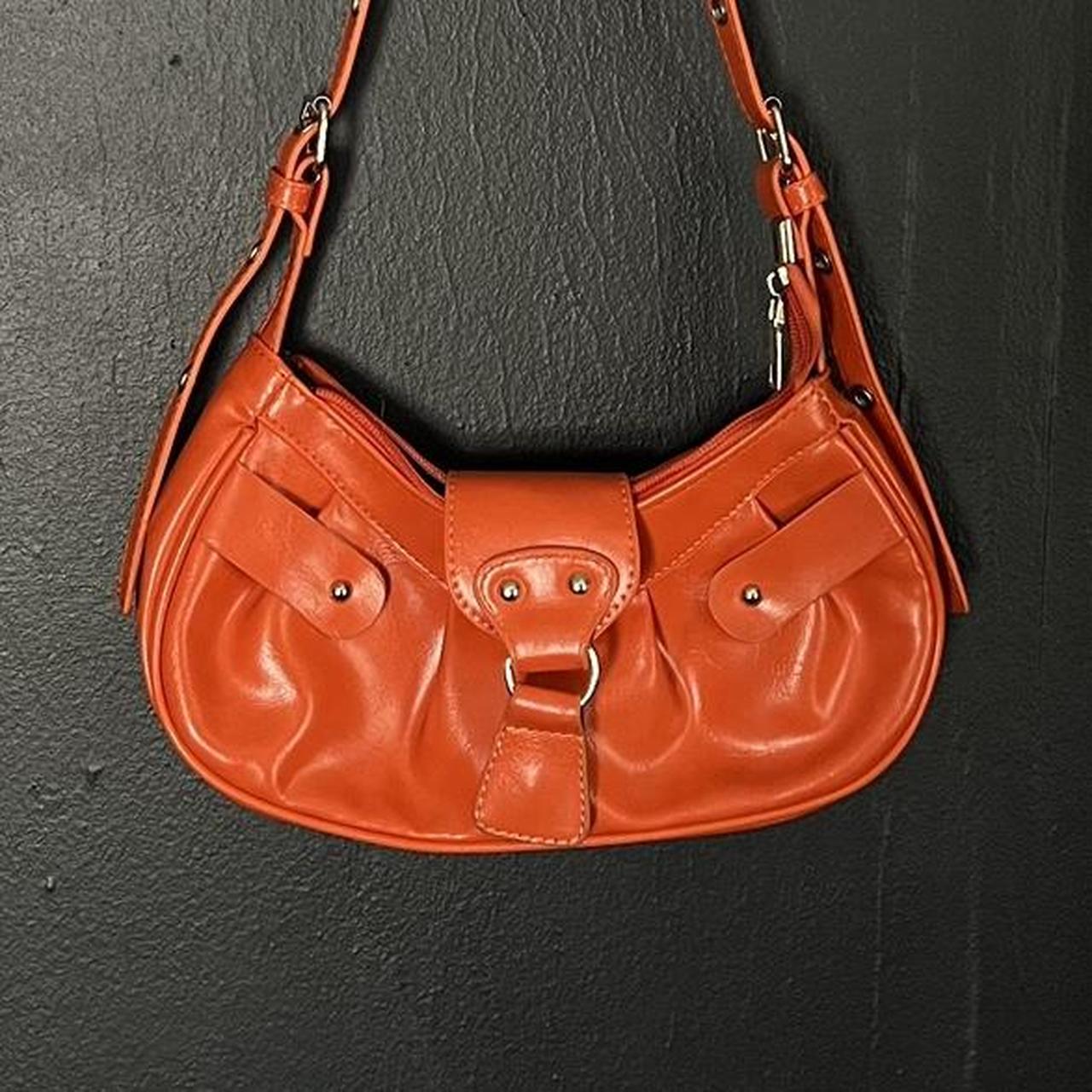 Adorable Orange Y2K Purse Excellent condition! No... - Depop