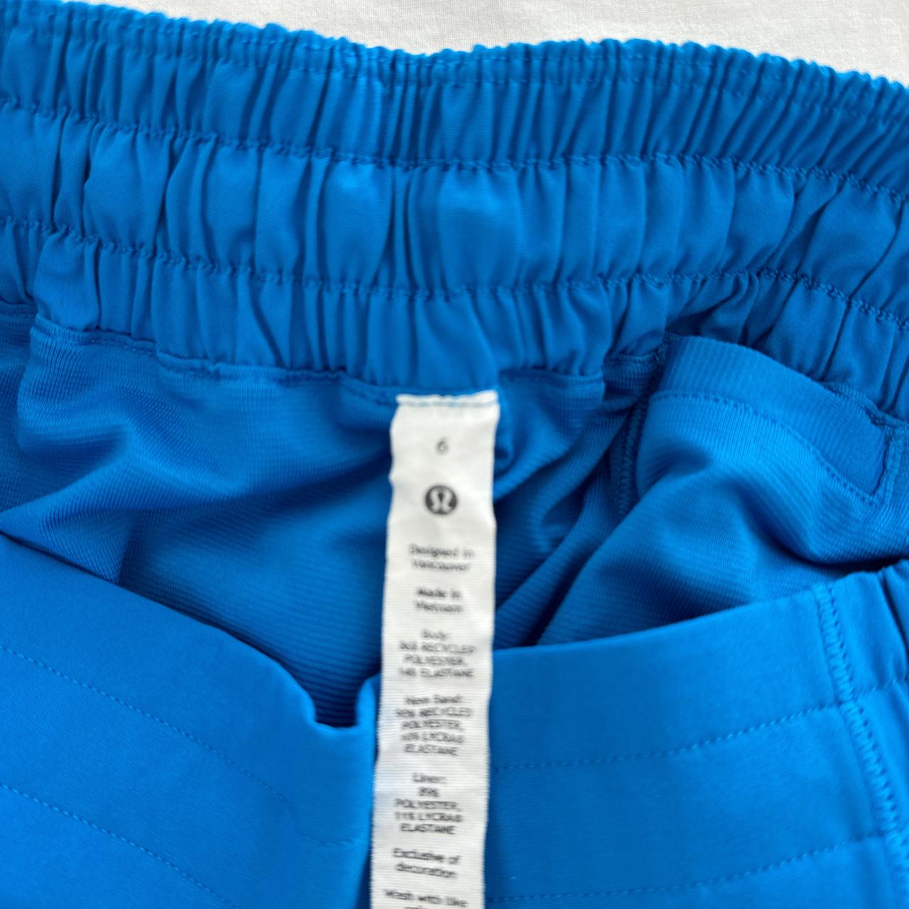 Lululemon low rise 4” hotty hots poolside blue size... - Depop