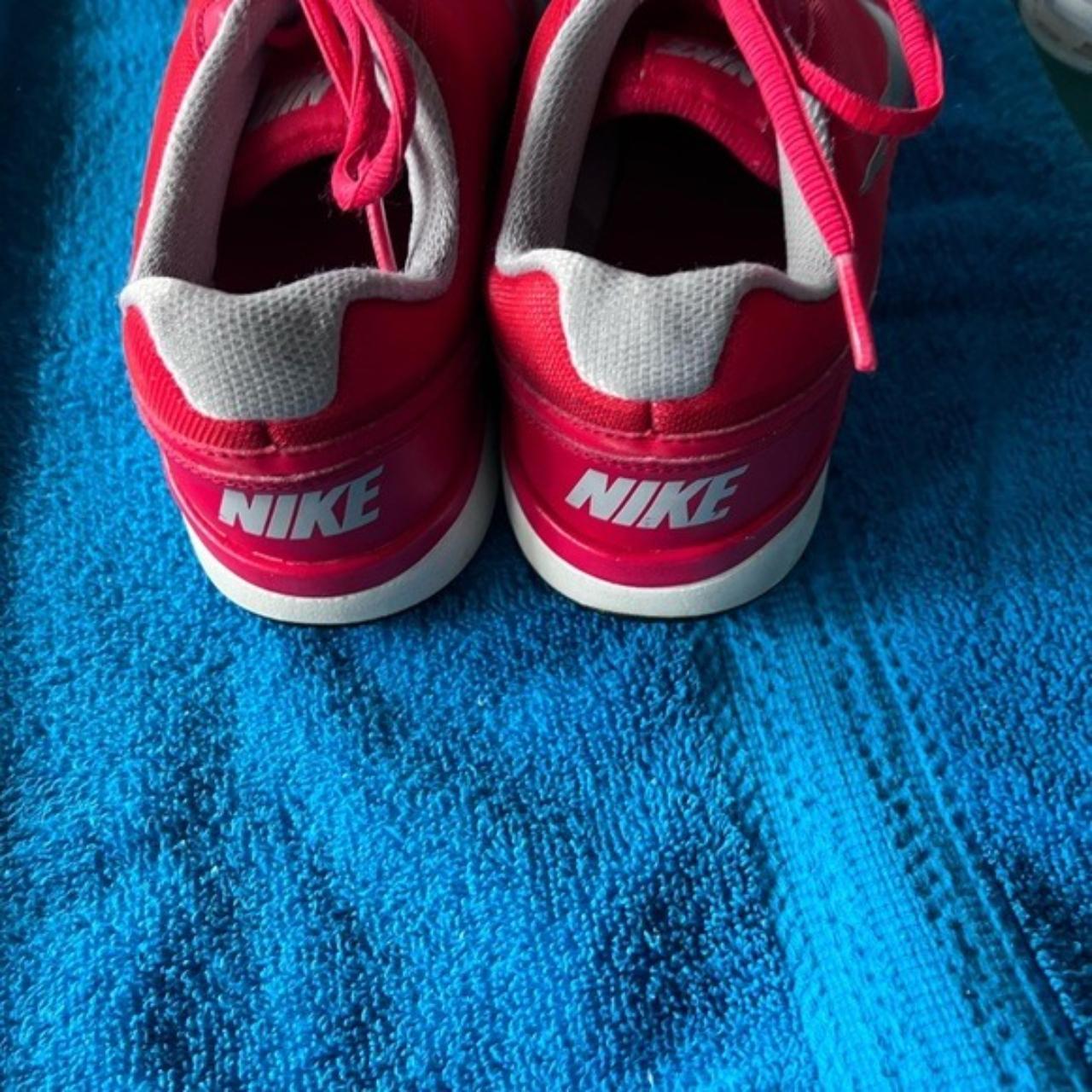 Good condition women's red nike sneakers size 7.5 - Depop