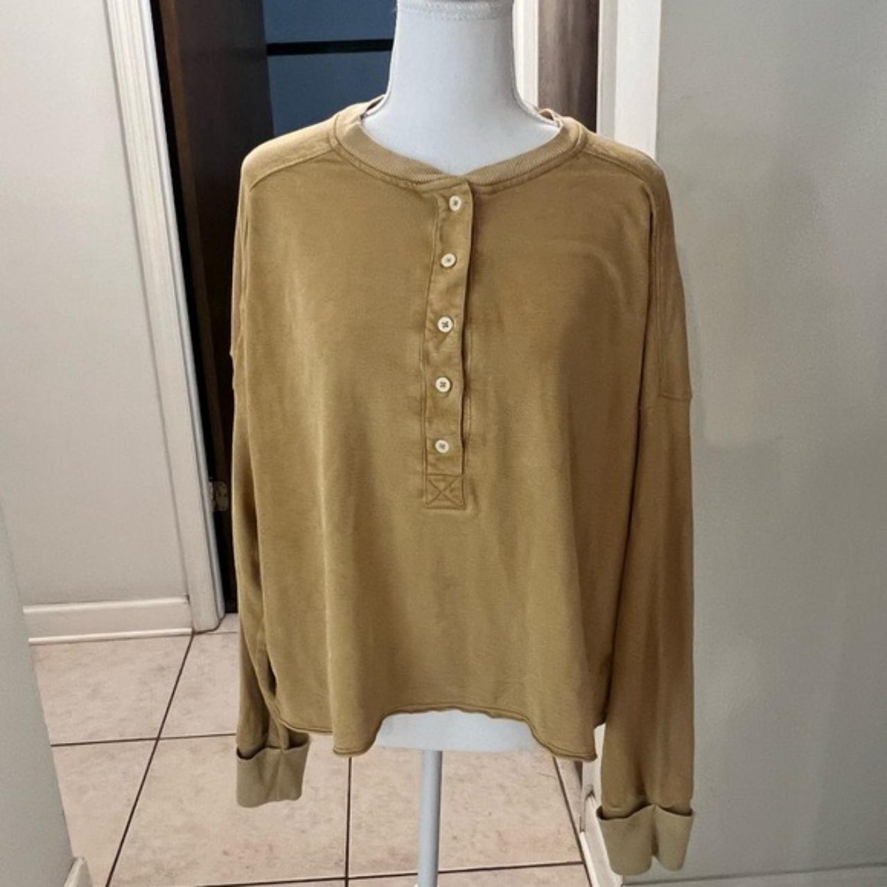 Nwt universal thread gold cropped sweatshirt size... - Depop