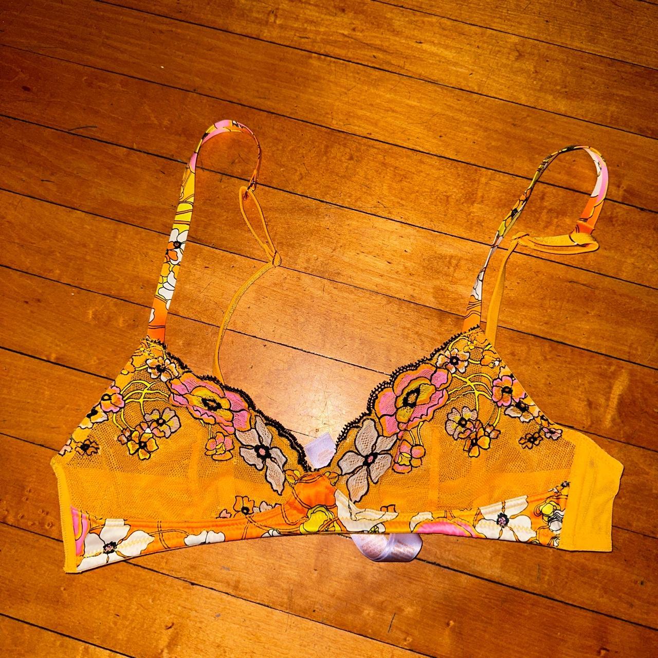 Savage x Fenty Women's Bra | Depop