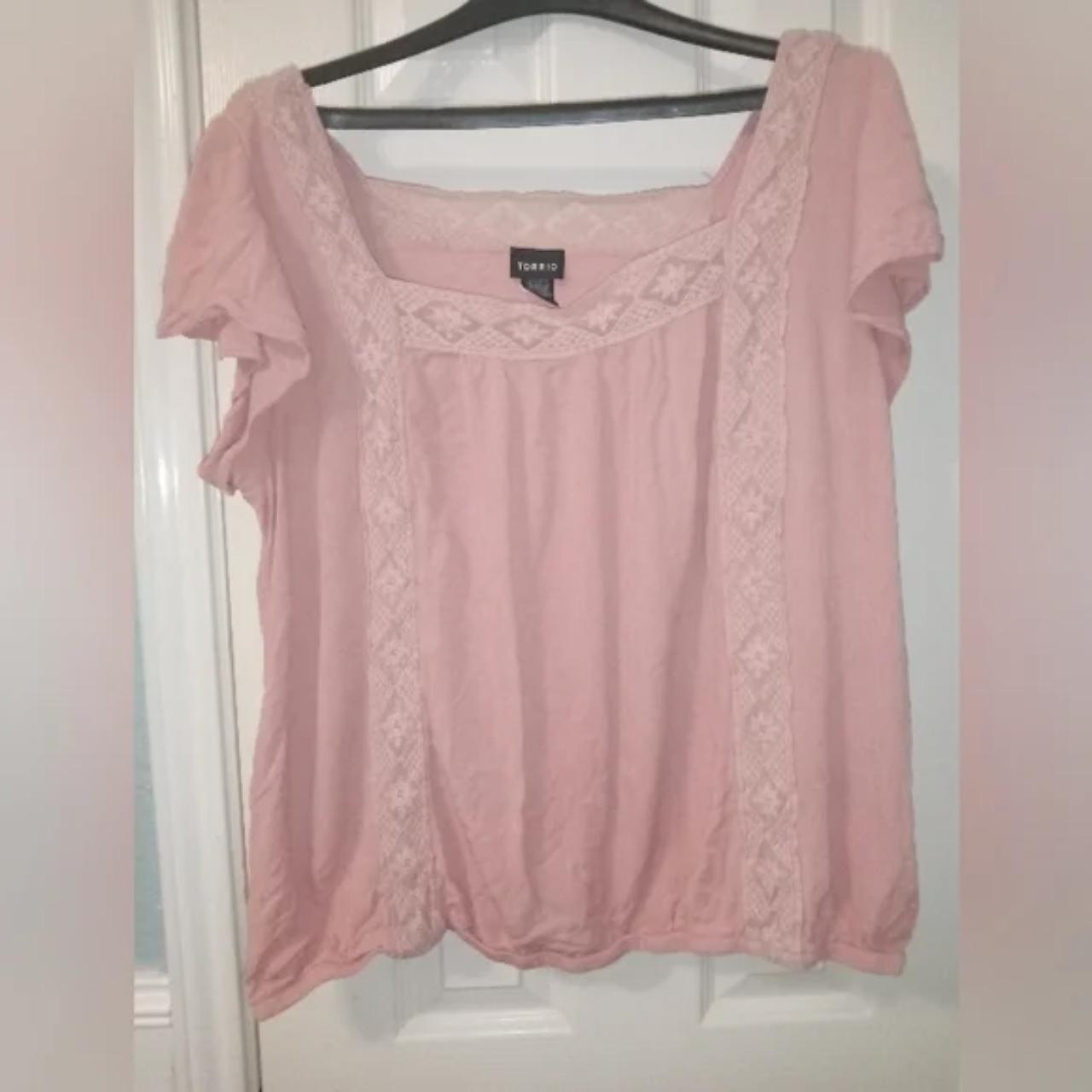 Pretty pink Torrid top Size 1X embroidered lace and... - Depop