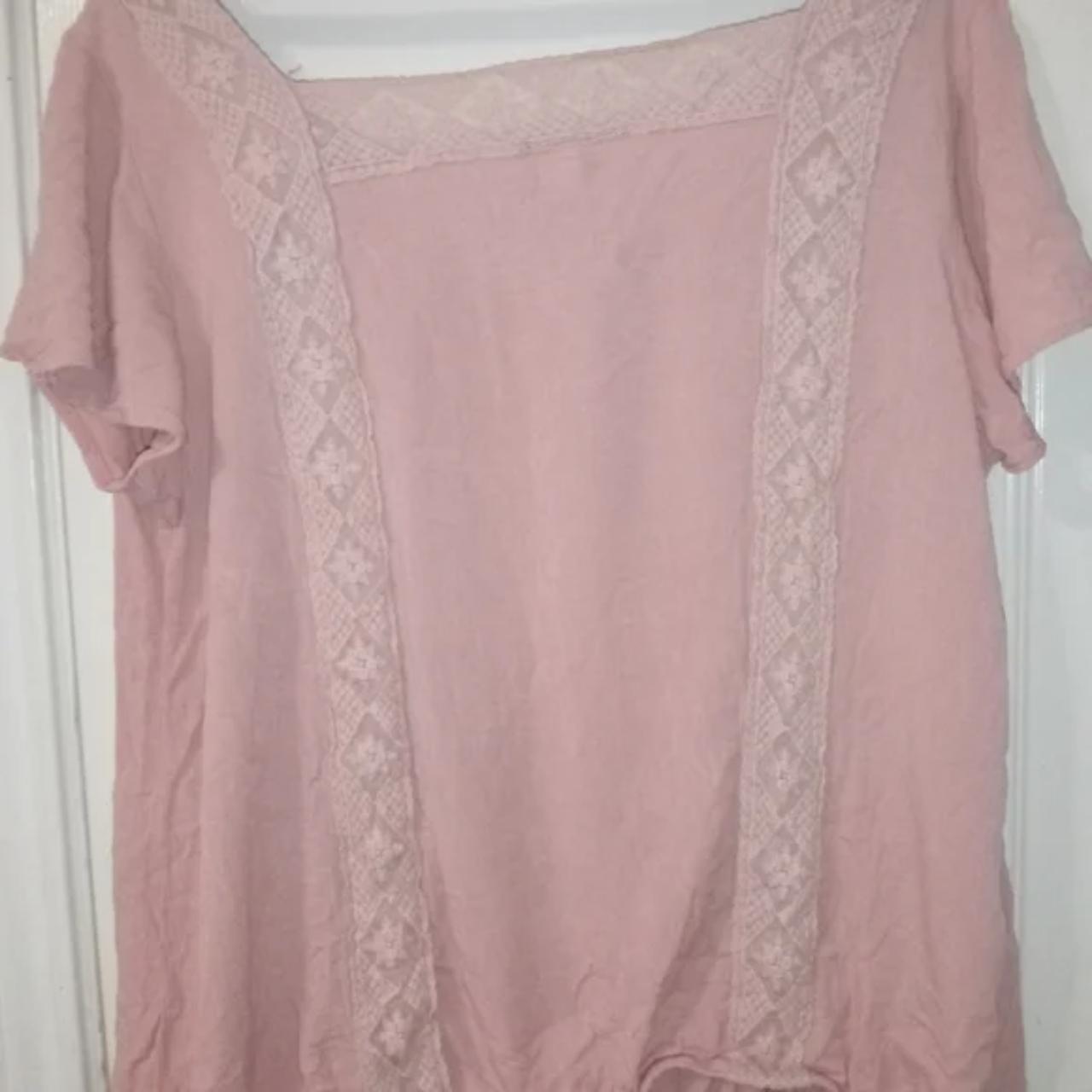 Pretty pink Torrid top Size 1X embroidered lace and... - Depop