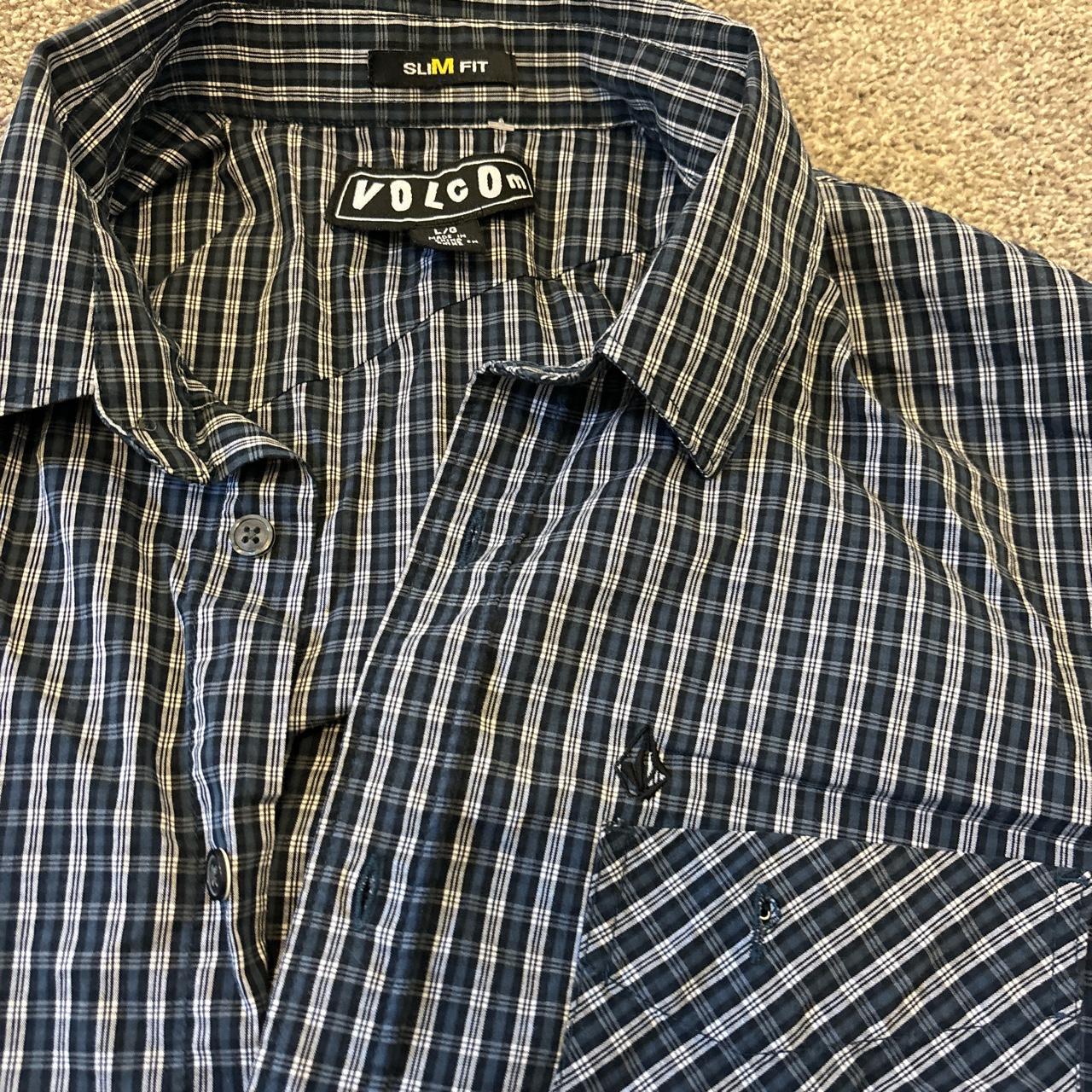 Volcom button up - Depop